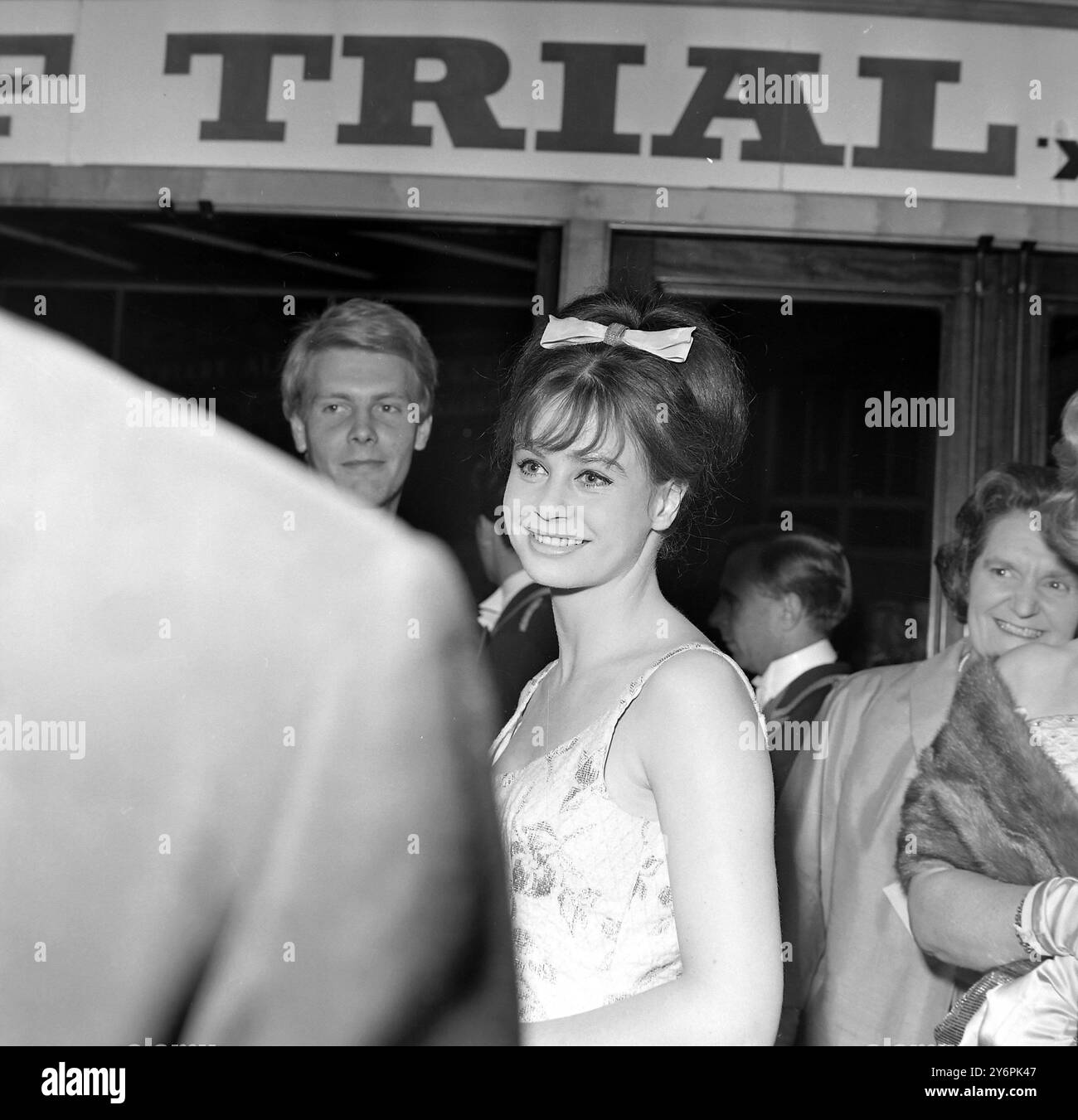 Sarah miles hi-res stock photography and images - Alamy