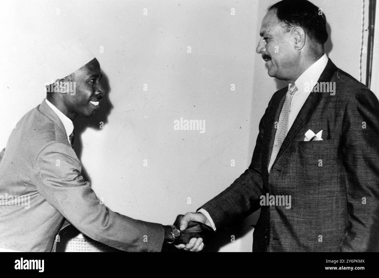 PRESIDENT AYUB KWAN SHAKE HANDS WITH KENYAN SHERKVE ALI IN KARACHI ...