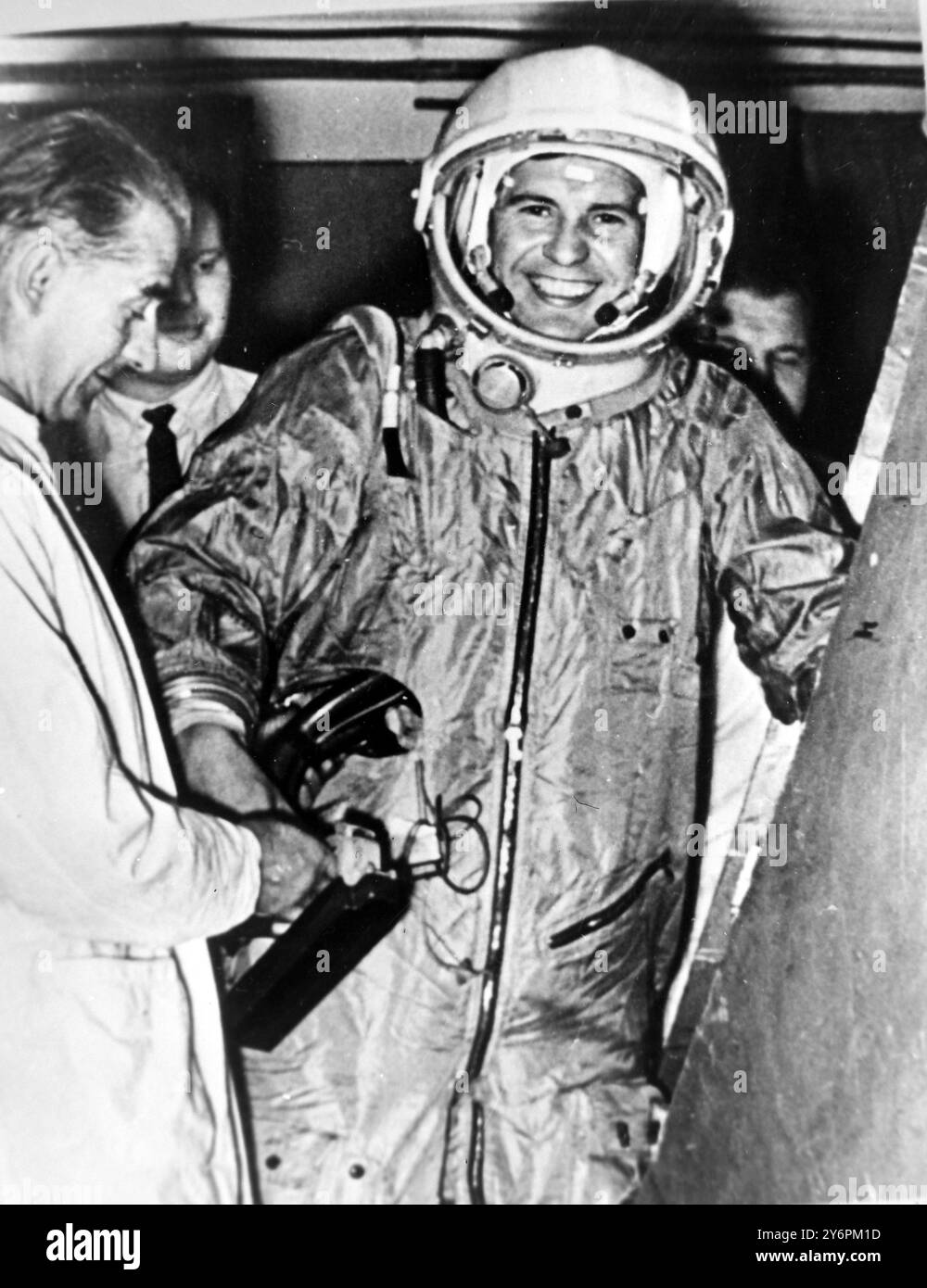 SPACE TRAVEL COLONEL PAVEL ROMANOVICH POPOVICH PORTRAIT IN SPACE SUIT ...