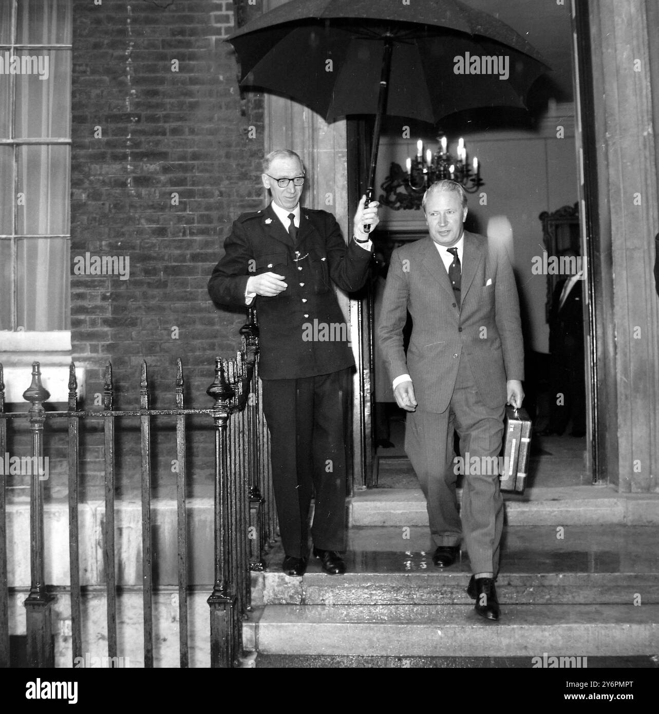 EDWARD HEATH AT ADMIRALTY HOUSE IN LONDON / ; 6 AUGUST 1962 Stock Photo ...