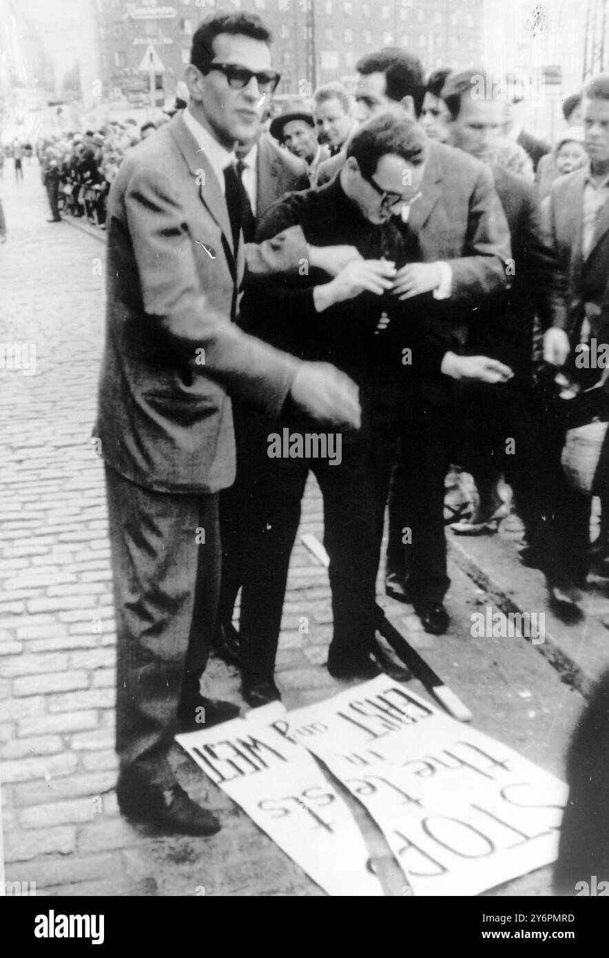 Helsinki world youth festival 1962 hi-res stock photography and images ...
