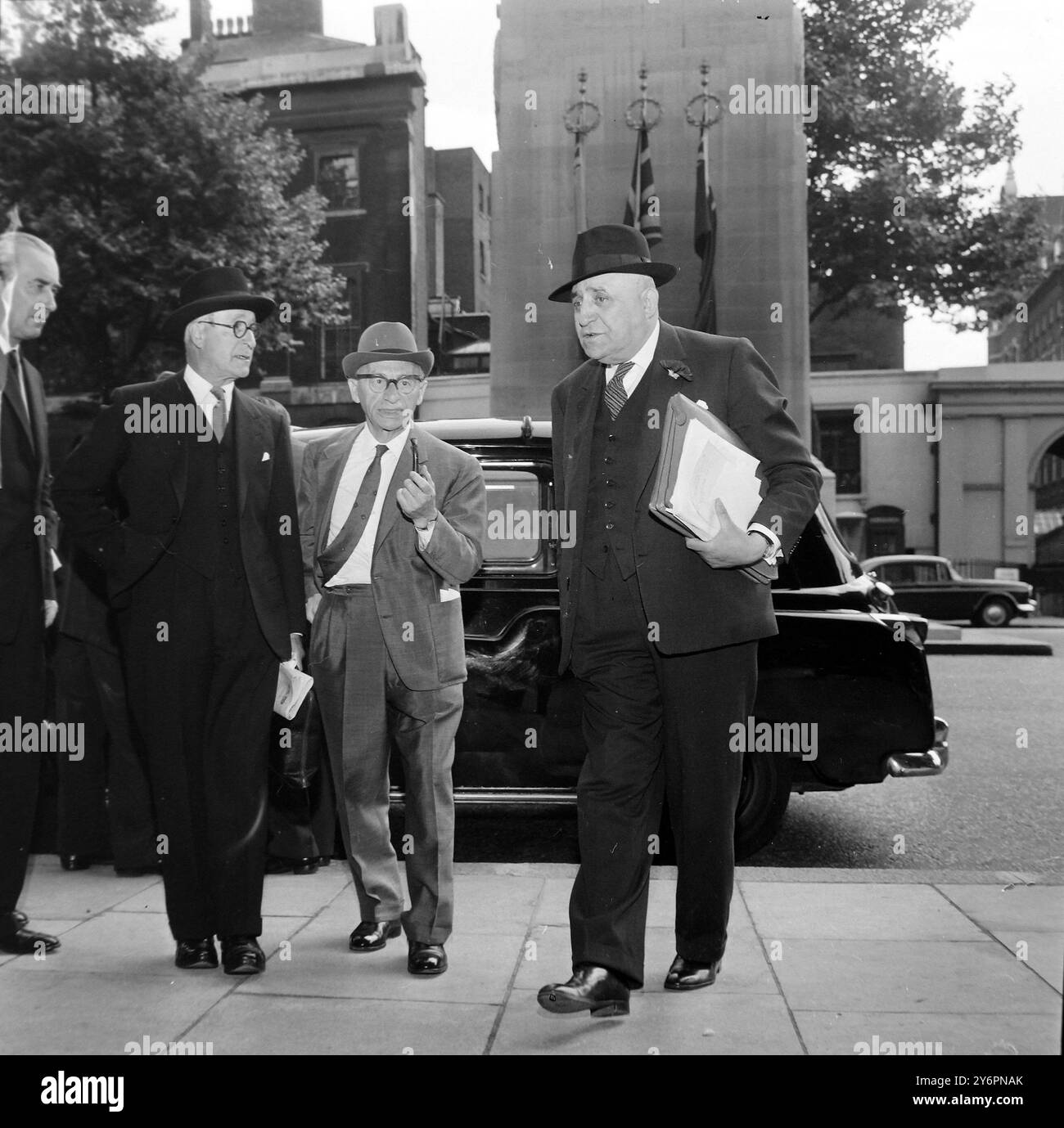 Barnett in london Black and White Stock Photos & Images - Alamy