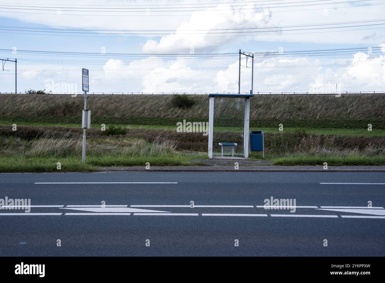SCHORE - A bus stop of a regional bus carrier. Amenities such as ...