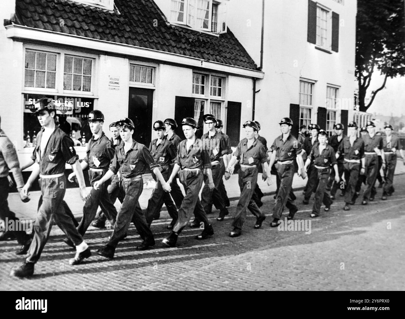 Marches 1960 hi-res stock photography and images - Alamy