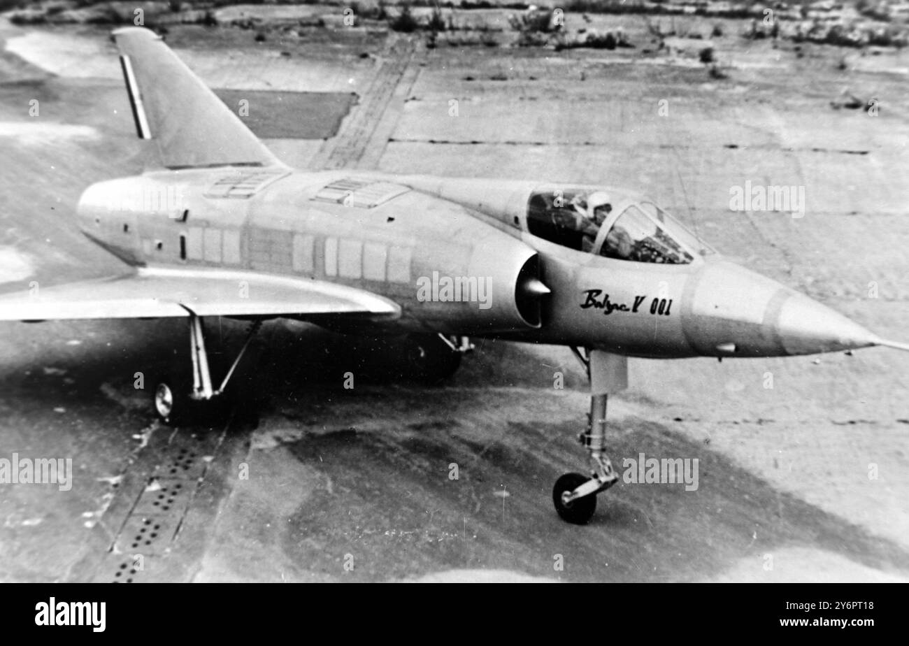 THE JET DASSAULT MIRAGE V VTOL IN DERBY ; 24 JULY 1962 Stock Photo - Alamy