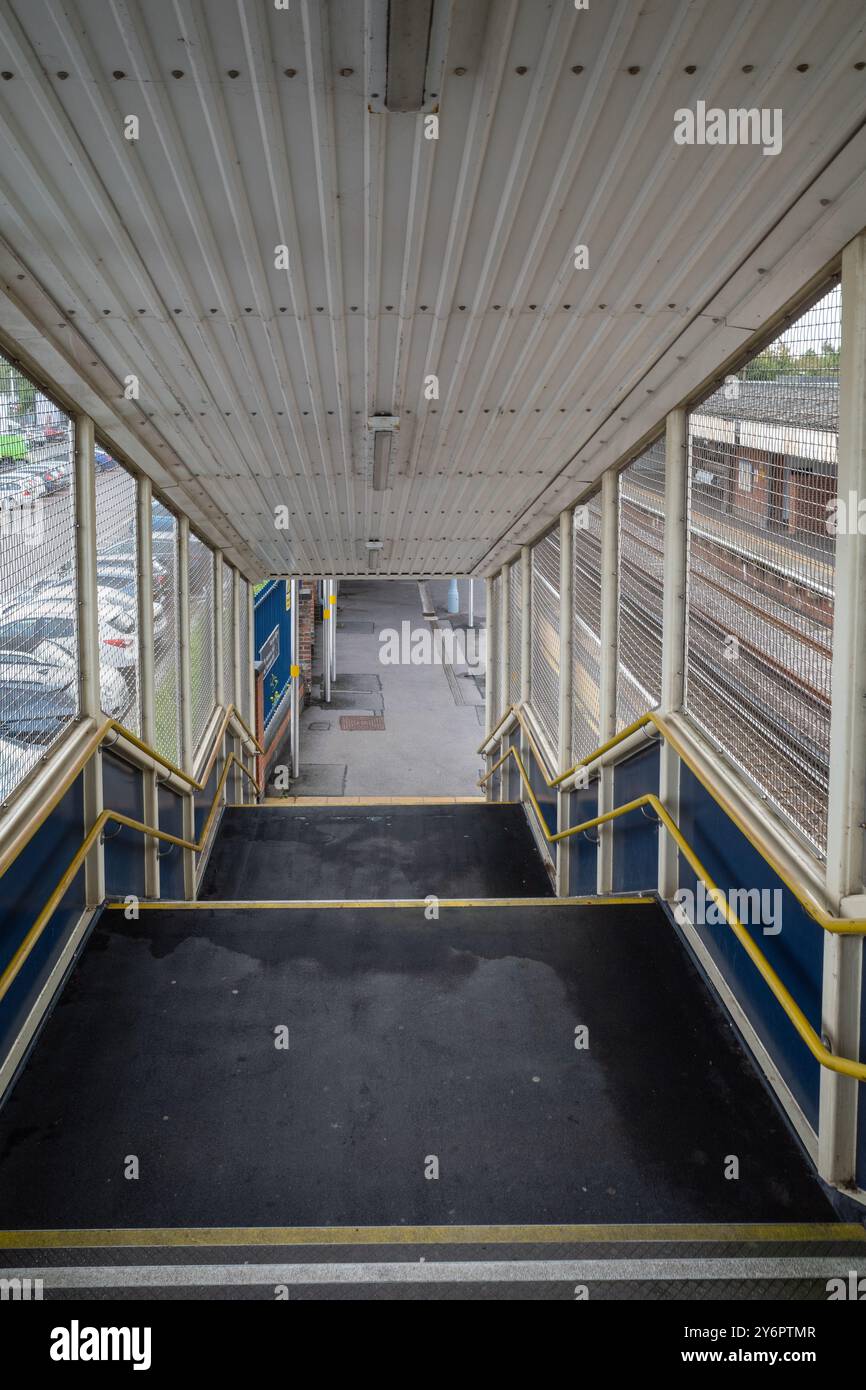 Fareham train station footbridge Stock Photo - Alamy
