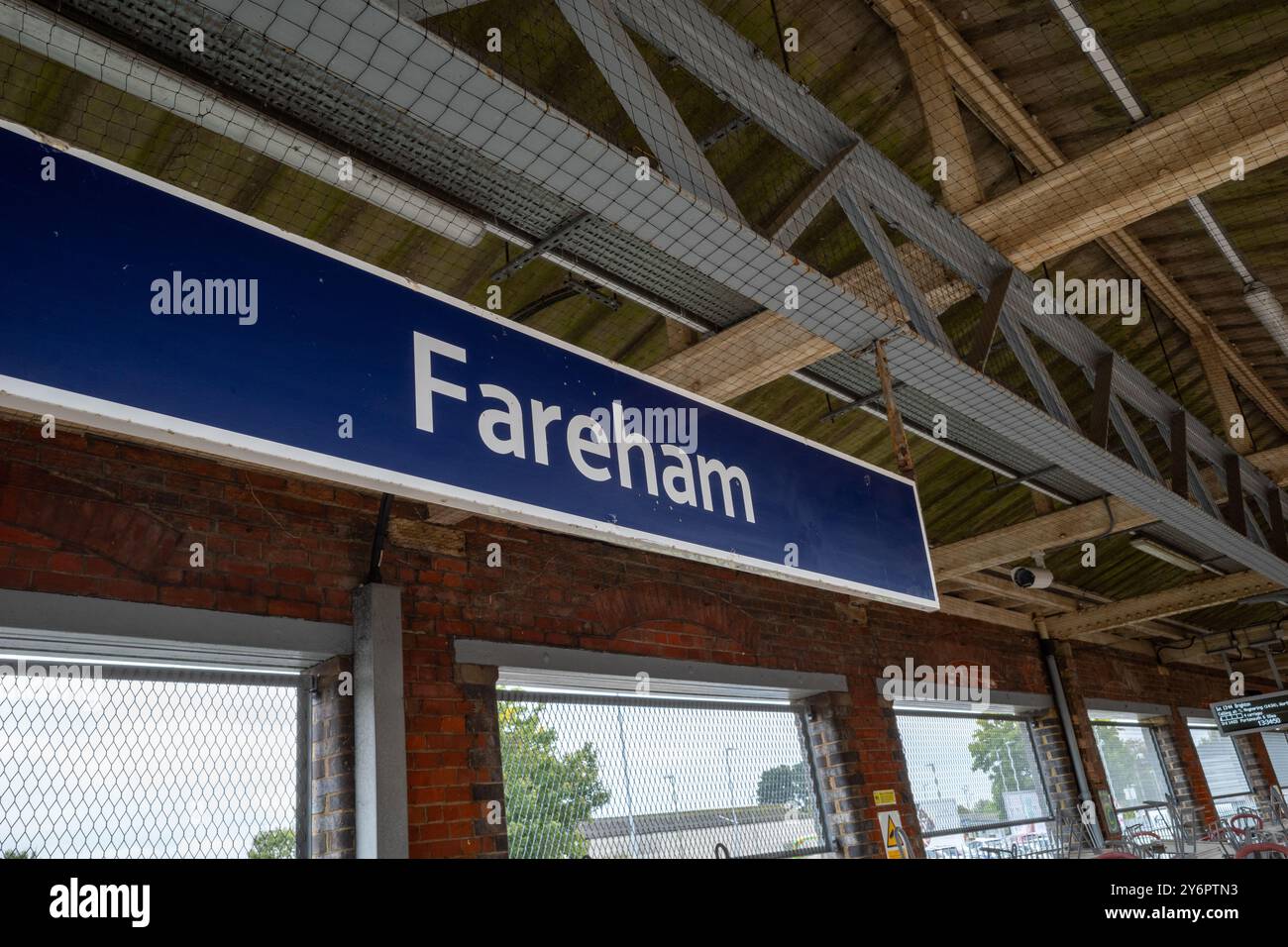 Fareham railway station hi-res stock photography and images - Alamy