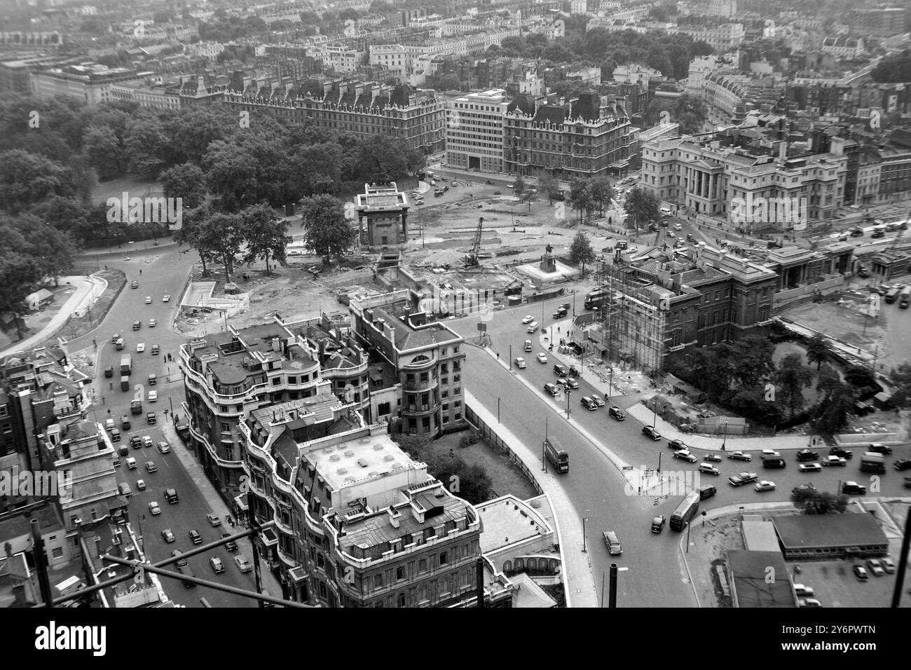 LONDON HYDE PARK - AERIAL VIEW HILTON HOTEL ; 12 JULY 1962 Stock Photo ...