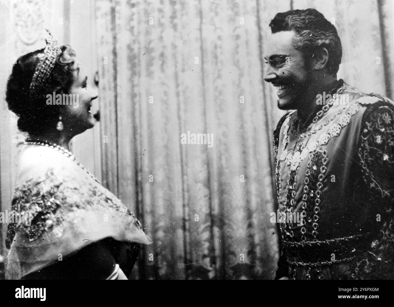ELIZABETH THE QUEEN MOTHER CHATS TO MARIO DEL MONACO AS OTELLO / ; 5 ...