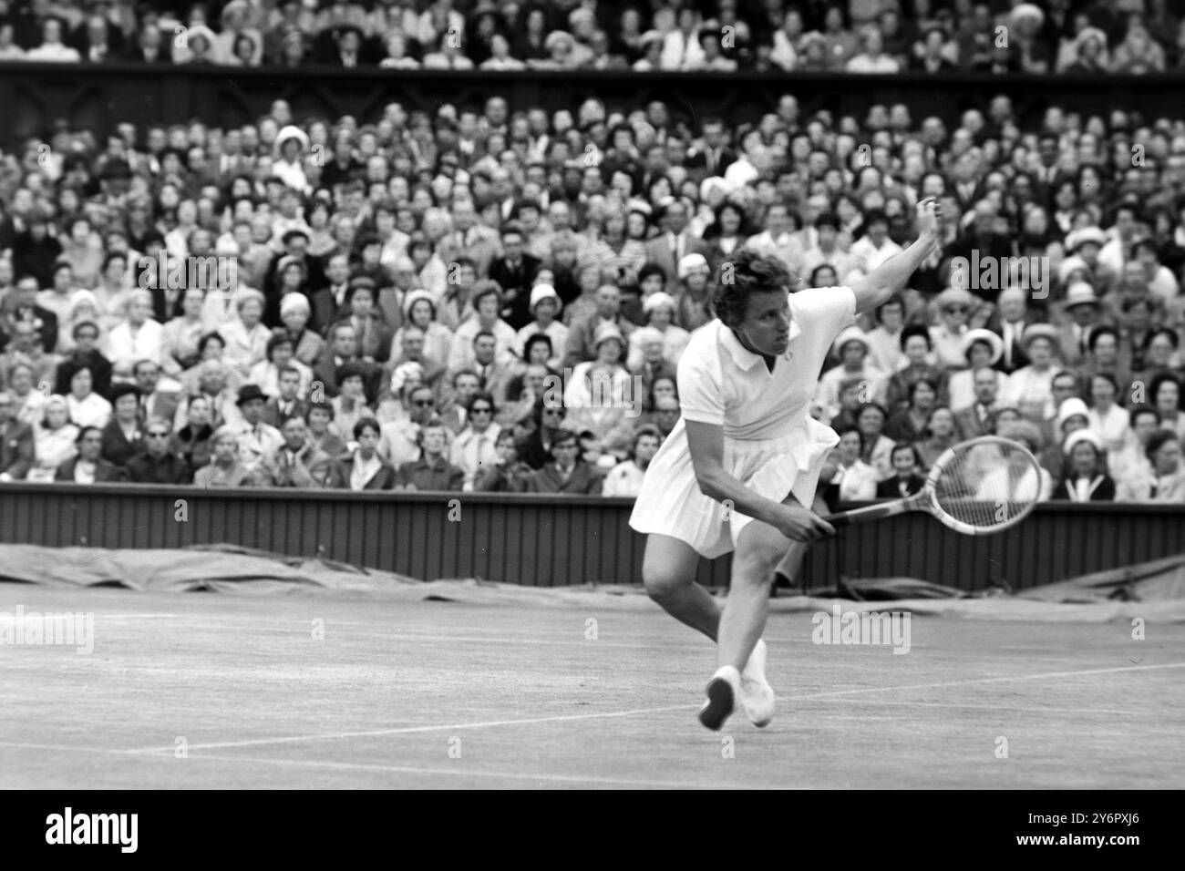 VERA SUKOVA - TENNIS PLAYER IN ACTION AT WIMBLEDON / ; 5 JULY 1962 ...