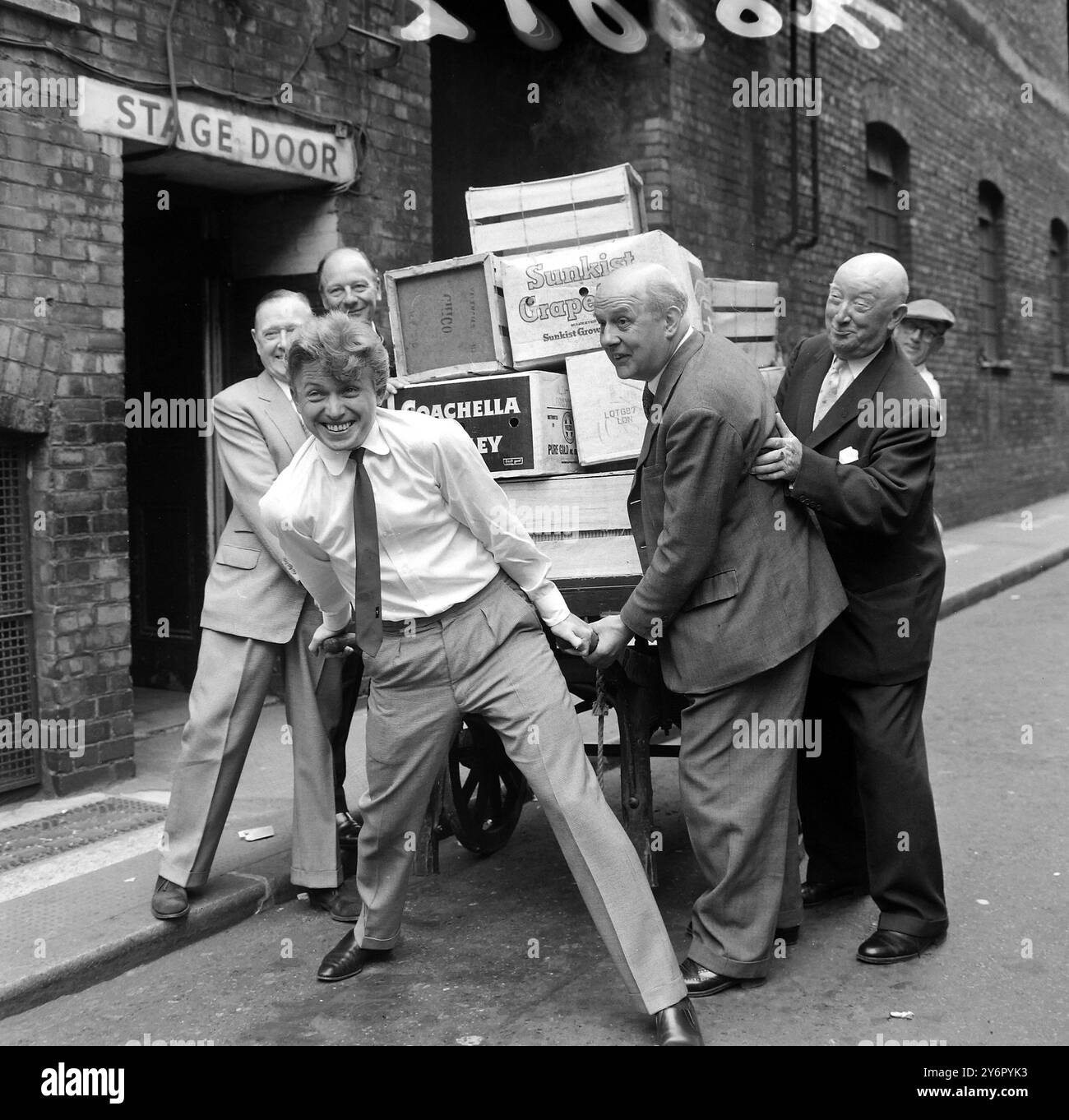 1960 theatre front england hi-res stock photography and images - Alamy