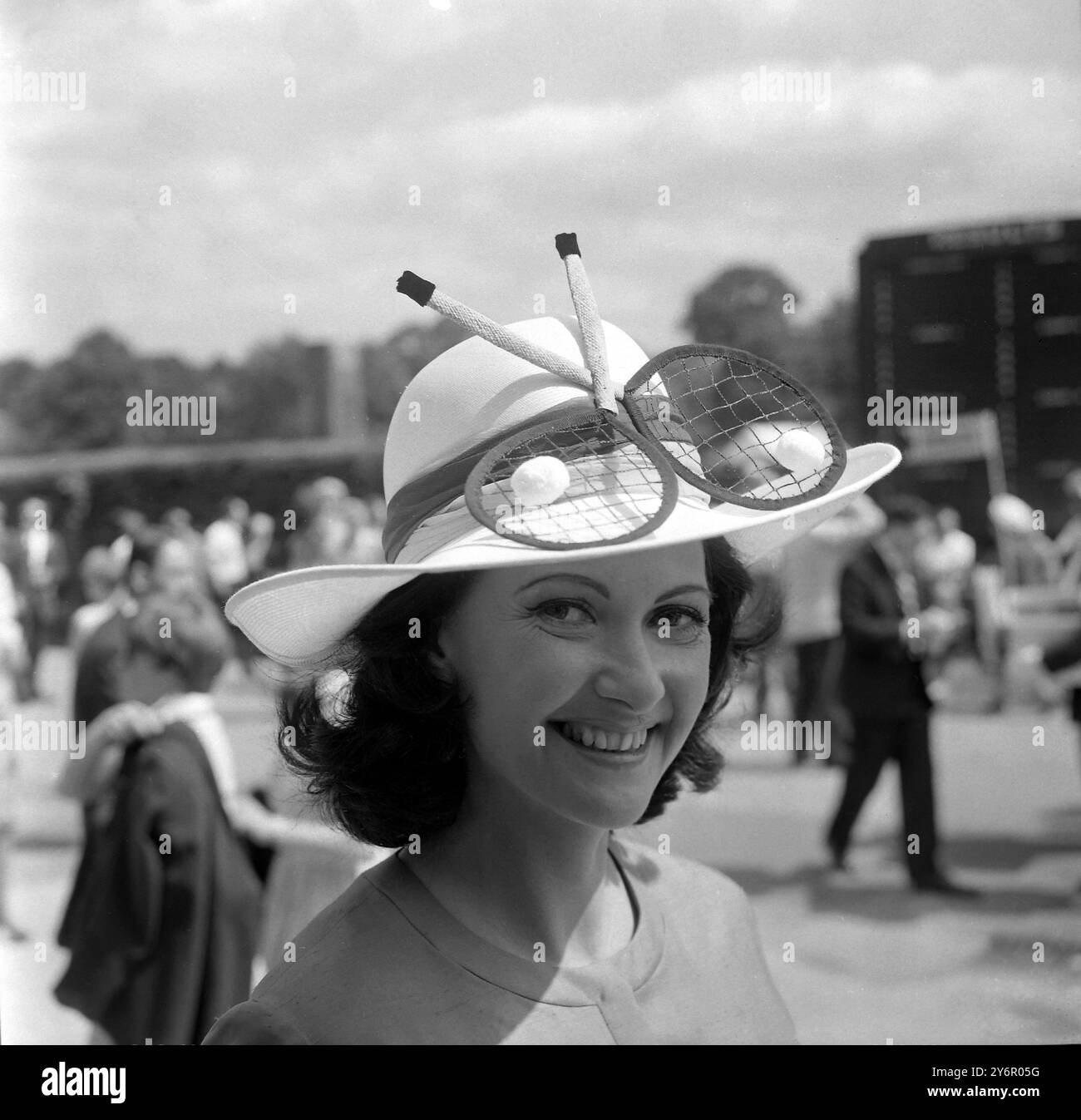 25 JUNE 1962 DOREEN DAWN WEARS A SPECIAL CUSTOM HAT FOR THE OPENING DAY ...