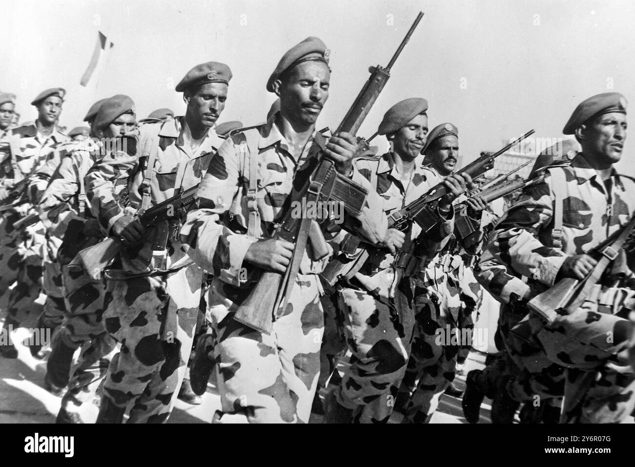 ARMY VOLUNTEER TROOPS IN BATTLE DRESS ON INDEPENDENCE DAY IN KUWAIT ...