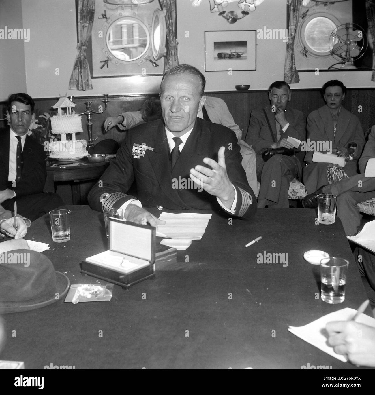 MORGAN GILES - CAPTAIN OF HMS BELFAST / ; 19 JUNE 1962 Stock Photo - Alamy
