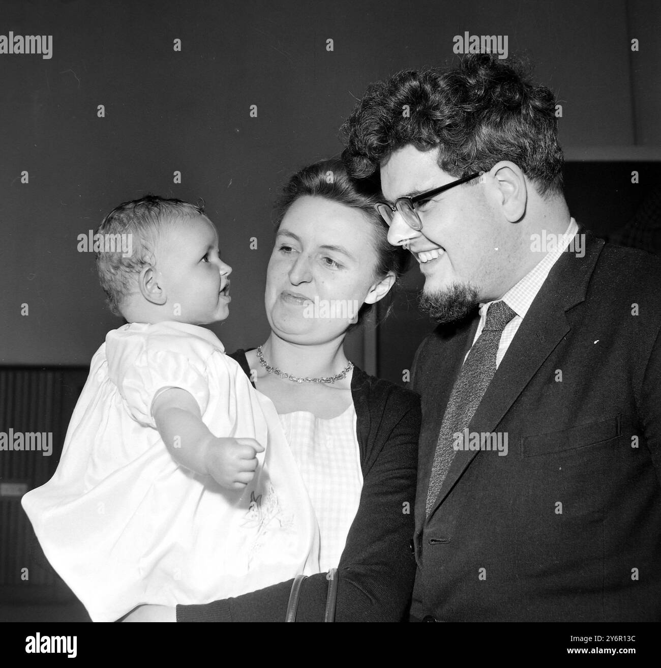 JOHN OGDEN WITH WIFE BRENDA AND DAUGHTER ANNABELLE IN LONDON / ; 19 ...