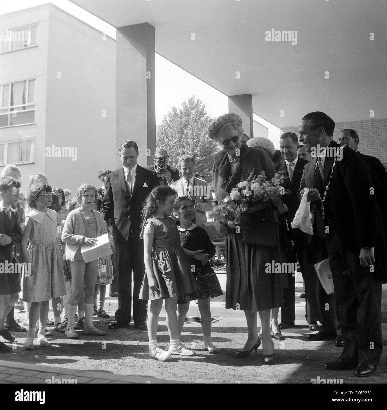 LADY CLEMENTINE CHURCHILL UNVEILS A PLAQUE AT HOUSING ESTATE IN ...