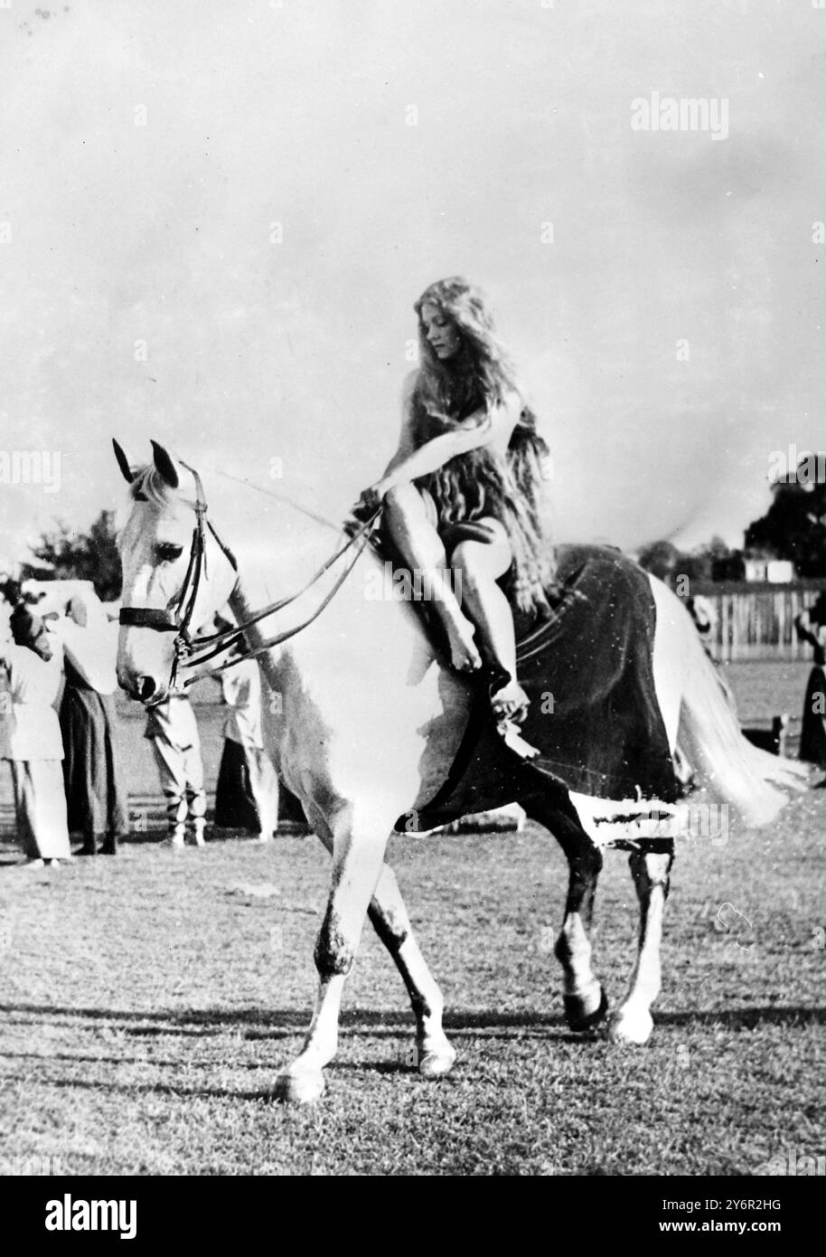 JOYCE PARKER AS LADY GODIVA ; 12 JUNE 1962 Stock Photo - Alamy