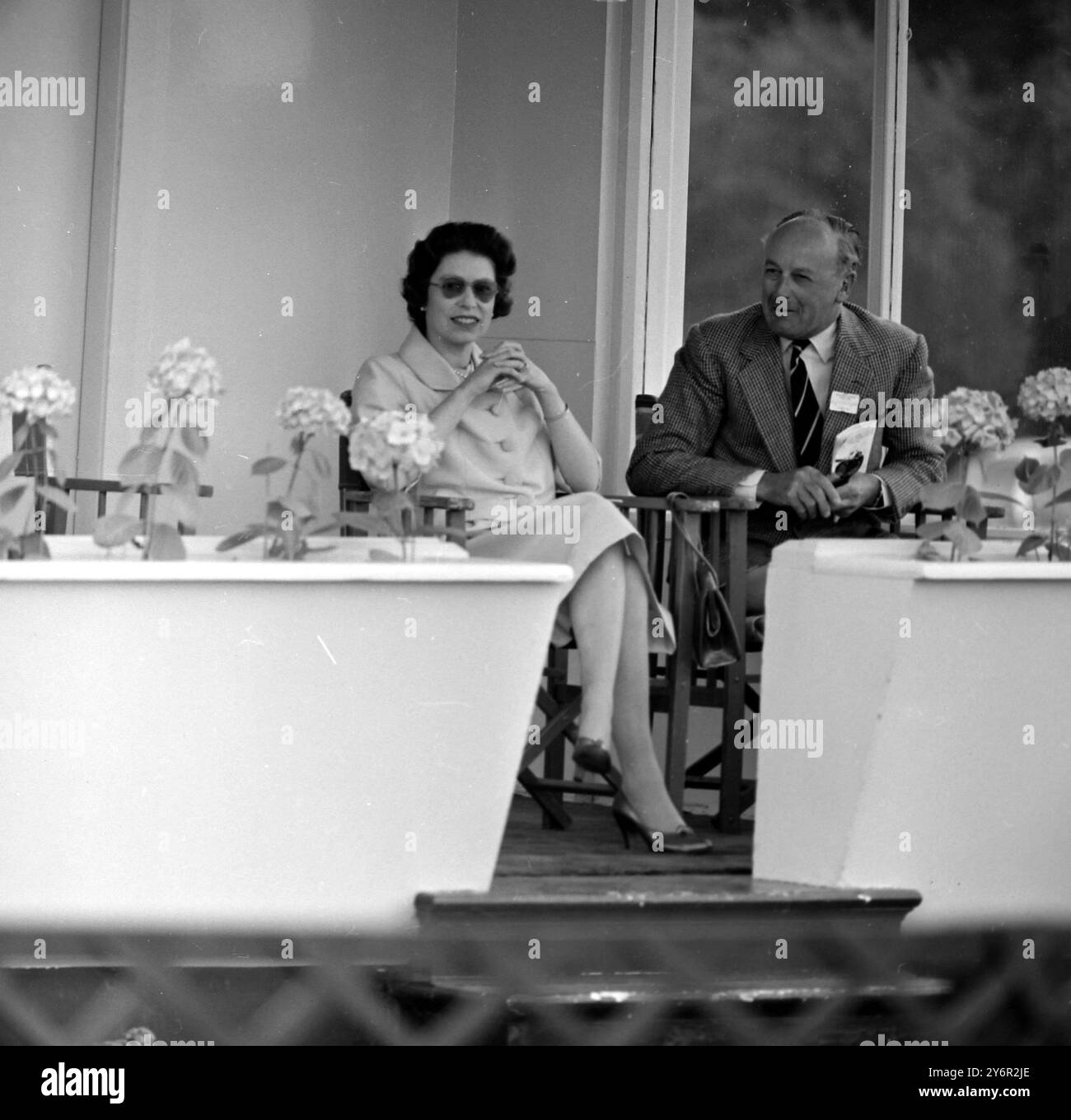 Queen elizabeth windsor 1962 hi-res stock photography and images - Alamy