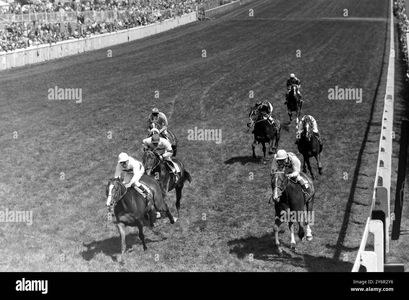 HORSE RACE DICTA DRAKE WINNING CORONATION CUP EPSOM ; 7 JUNE 1962 Stock ...