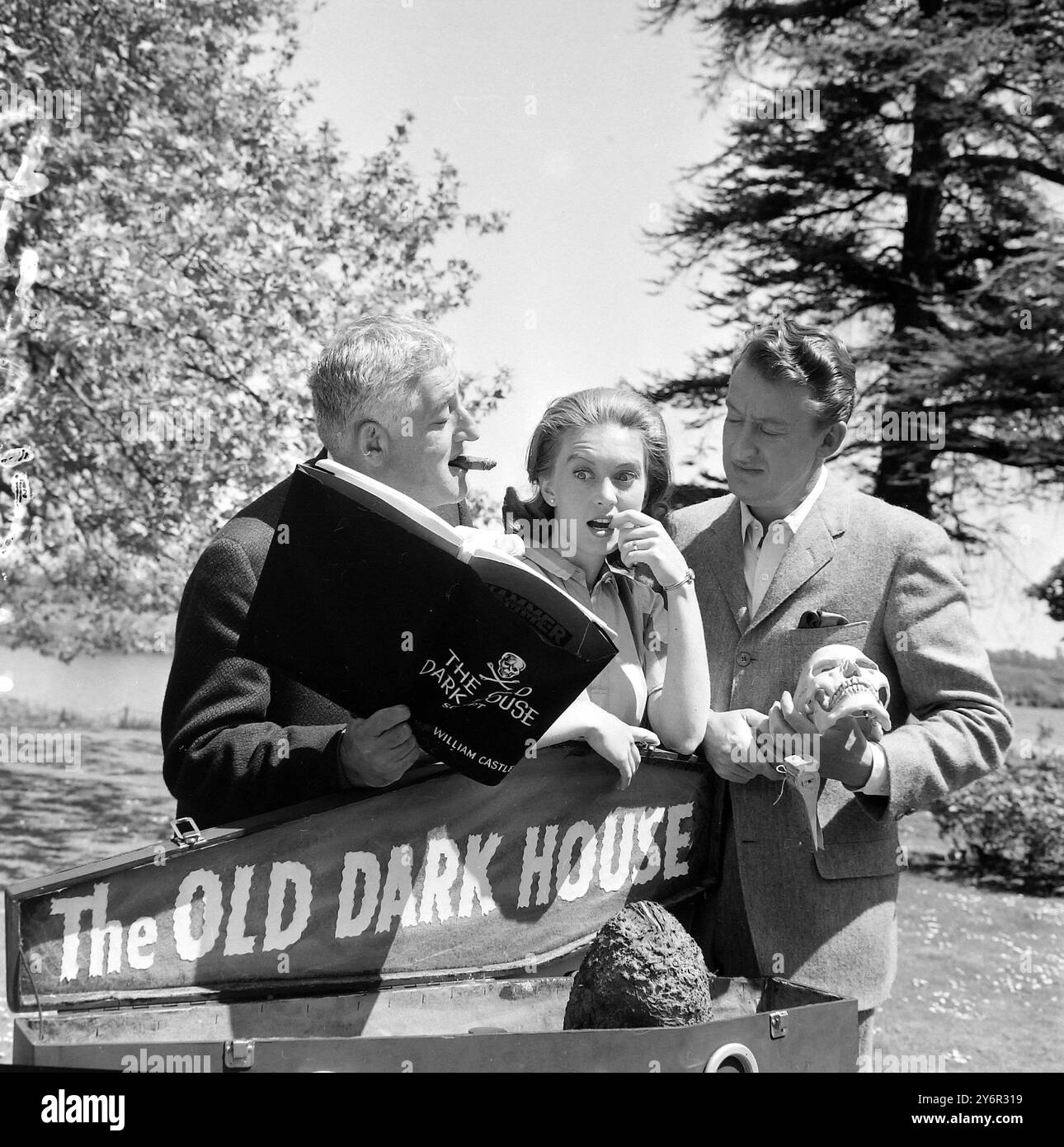 AMERICAN ACTOR TOM POSTON READING A SCRIPT FOR THRILLER FIL THE OLD ...