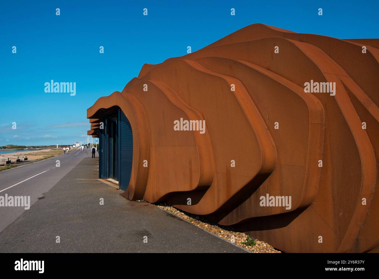 The East Beach Cafe designed by Thomas Heatherwick in 2005 on the beach ...