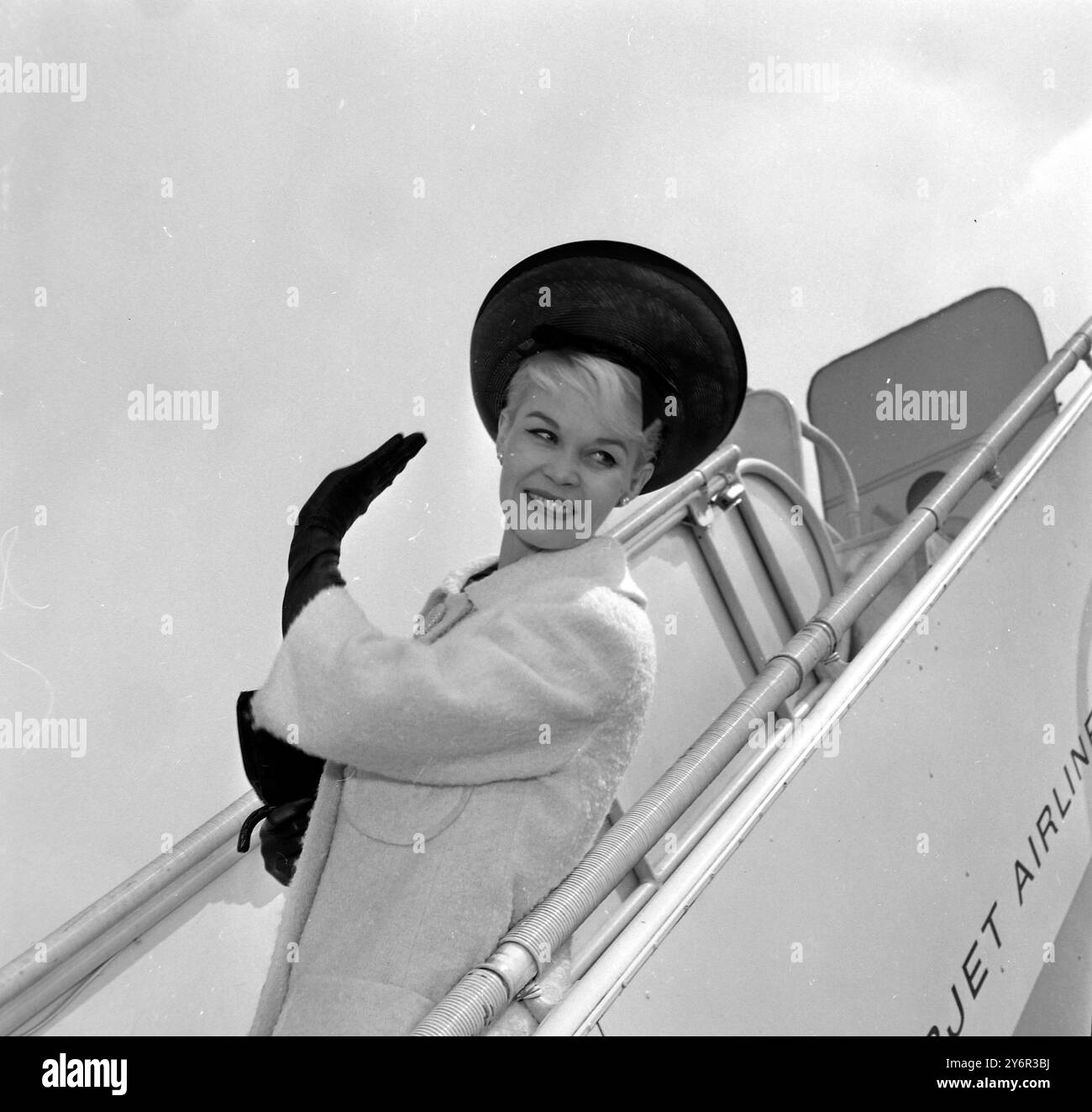 DOROTH Y PINKY PROVINE / ; 6 JUNE 1962 Stock Photo - Alamy