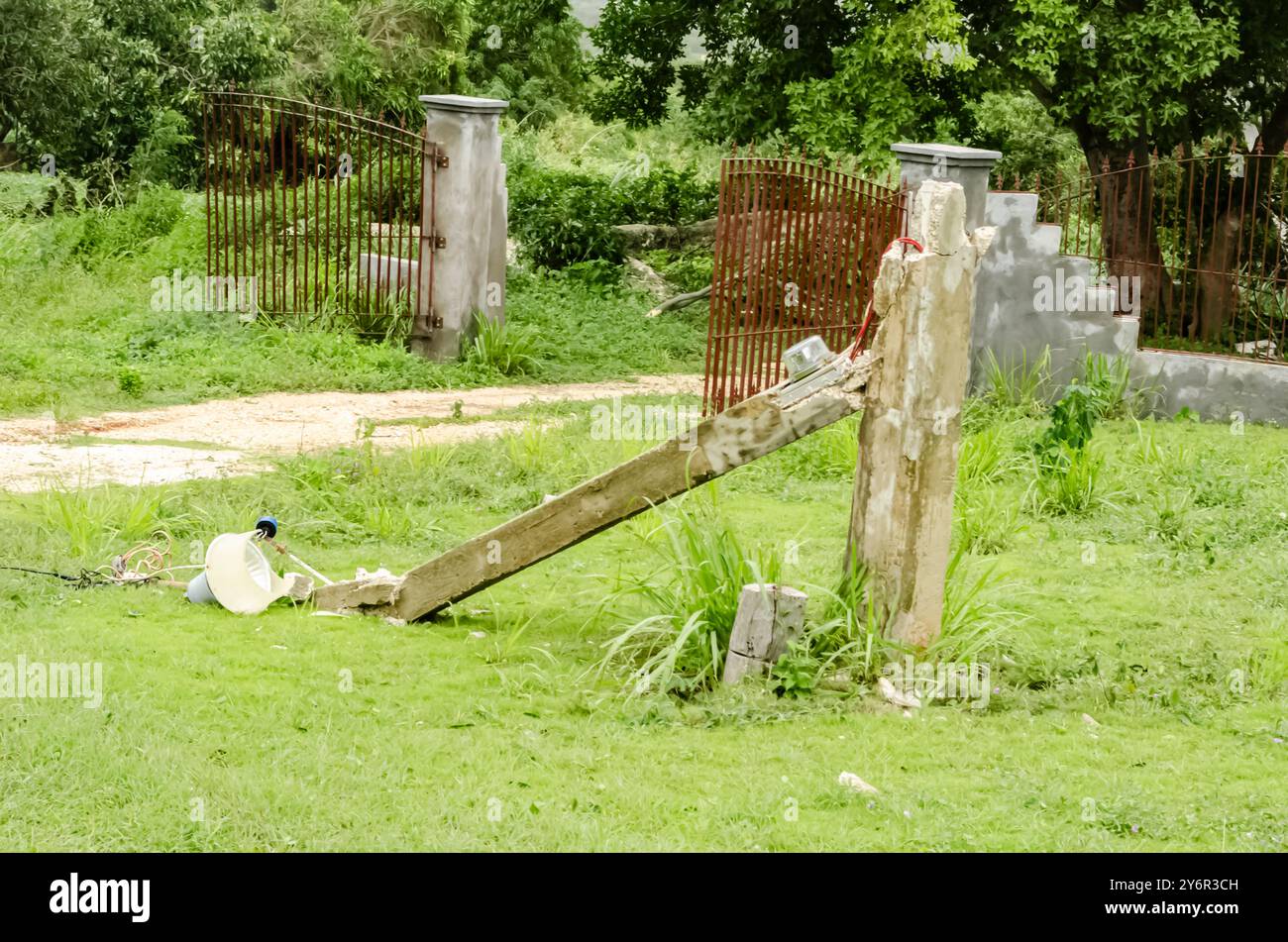 Service pathway hi-res stock photography and images - Alamy