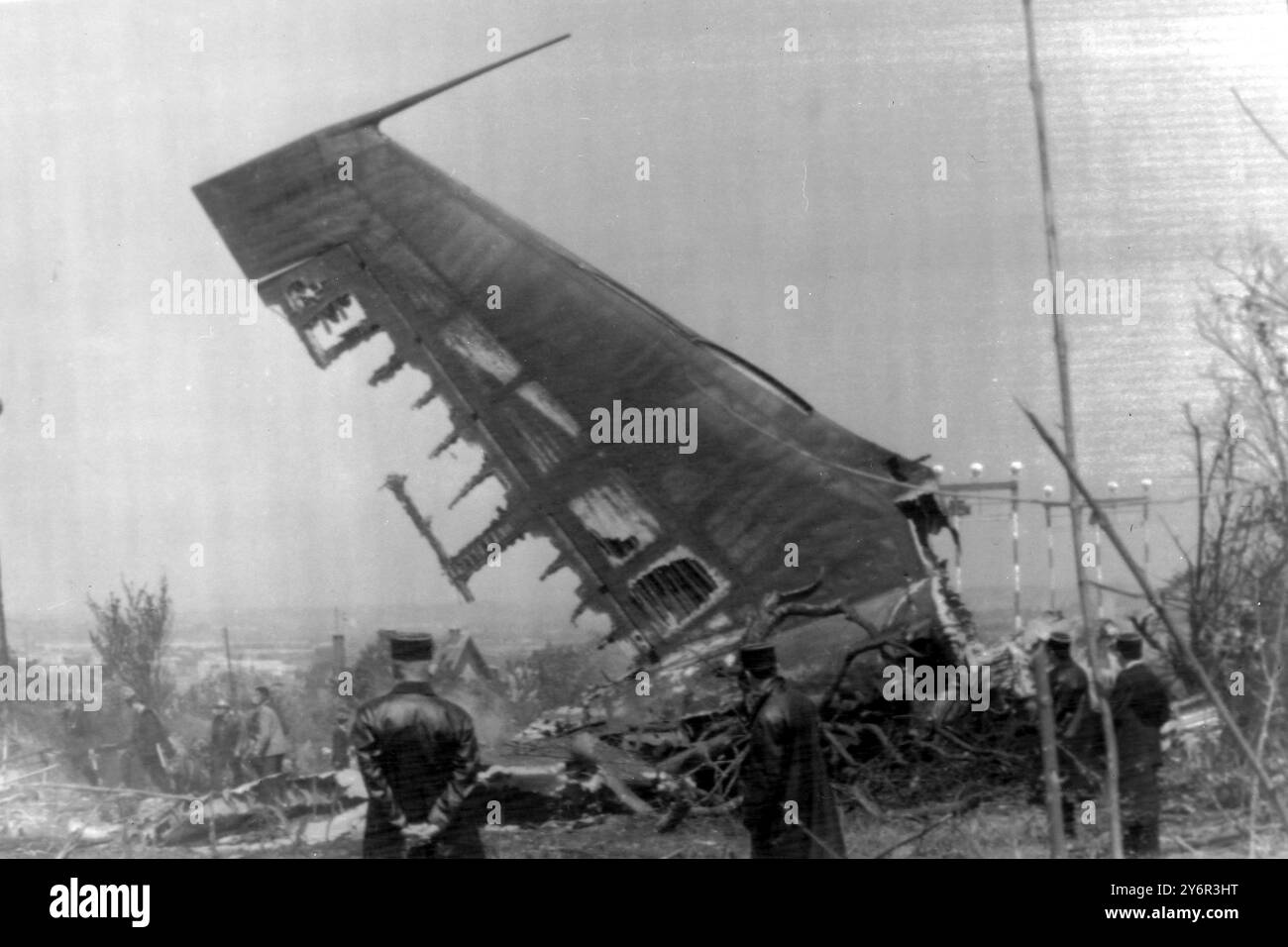 AVIATION BOEING 707 WRECKAGE OFF ORLY AIRPORT ; 3 JUNE 1962 Stock Photo ...