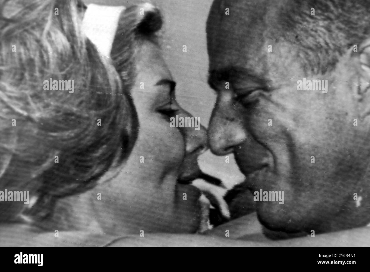 SPACE TRAVEL AMERICAN ASTRONAUT MALCOLM SCOTT CARPENTER GETS HUG FROM ...