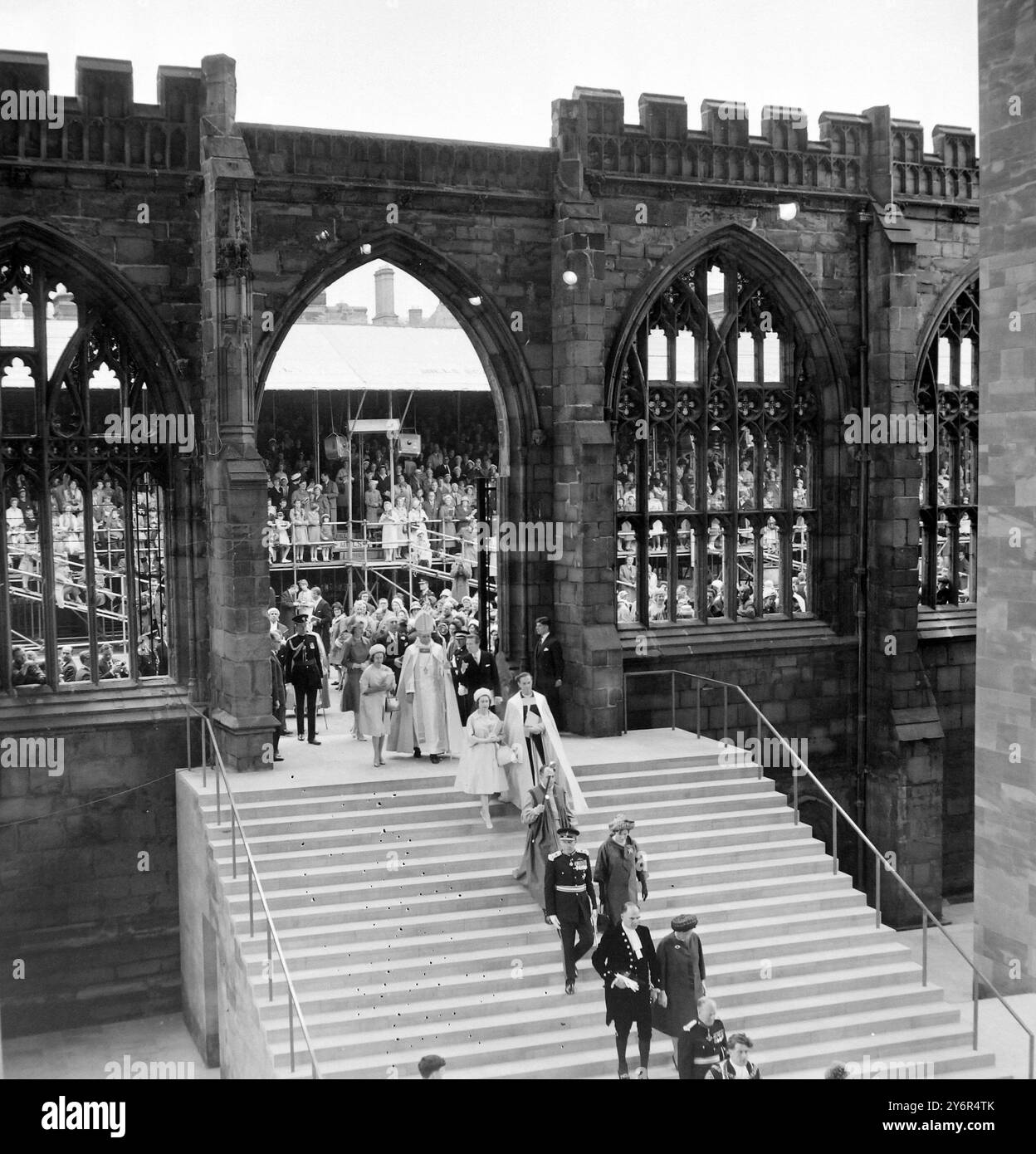 CUTHBERT BARDSLEY WITH QUEEN ELIZABETH II AT COVENTRY CATHEDRAL ; 25 ...