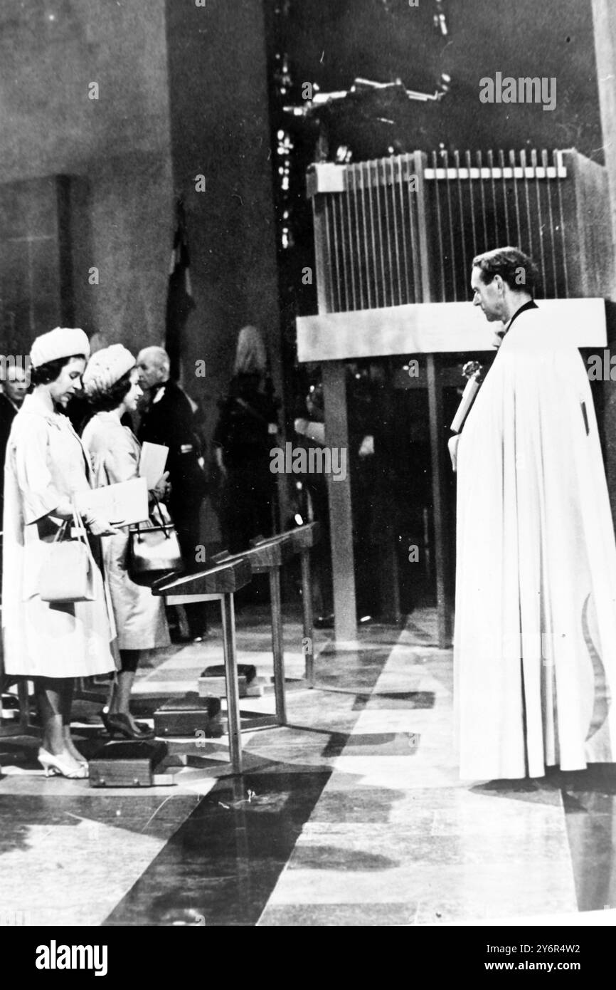 QUEEN ELIZABETH II AT COVENTRY CATHEDRAL WARWICKSHIRE ; 25 MAY 1962 ...