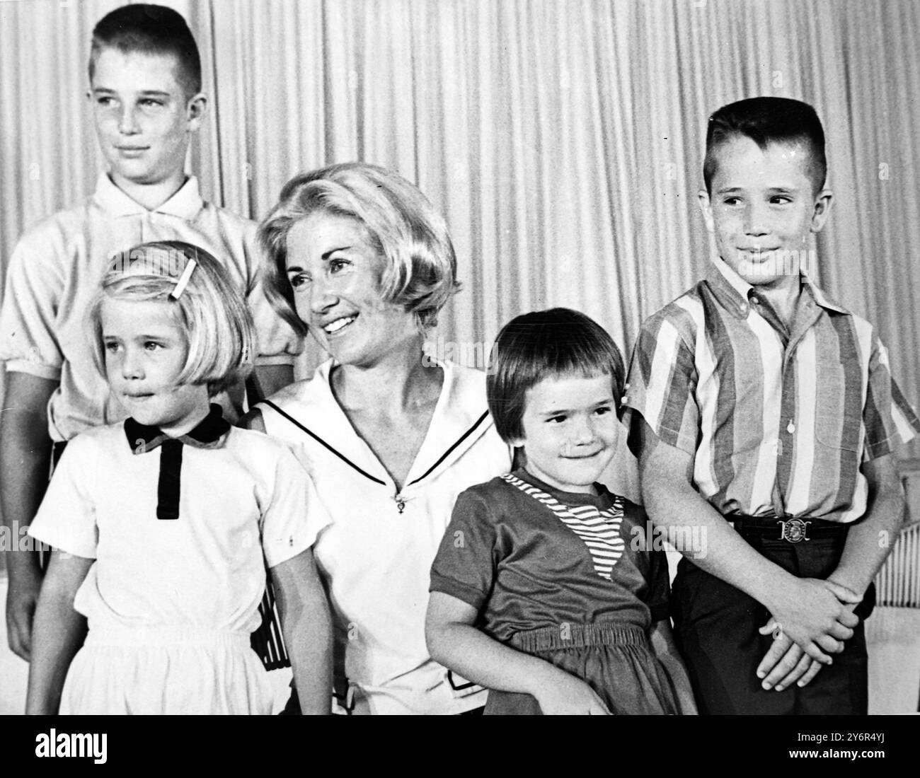 SPACE TRAVEL AMERICAN ASTRONAUT MALCOLM SCOTT CARPENTER - WIFE AND ...