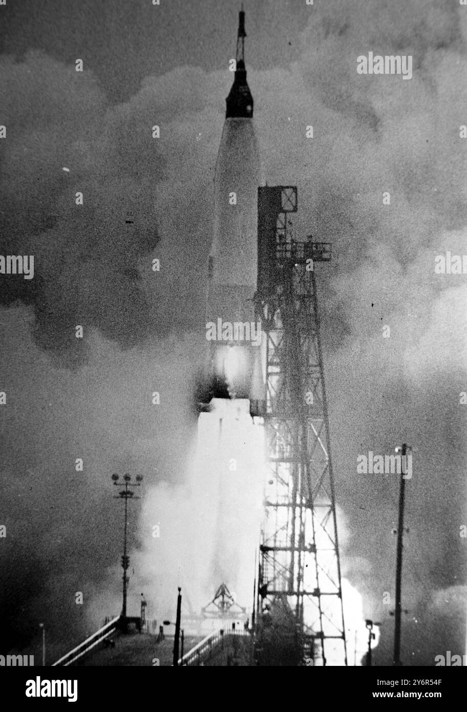 GUIDED MISSILE AND ROCKETS ATLAS ROCKET WITH AURORA 7 TAKES O ; 24 MAY ...