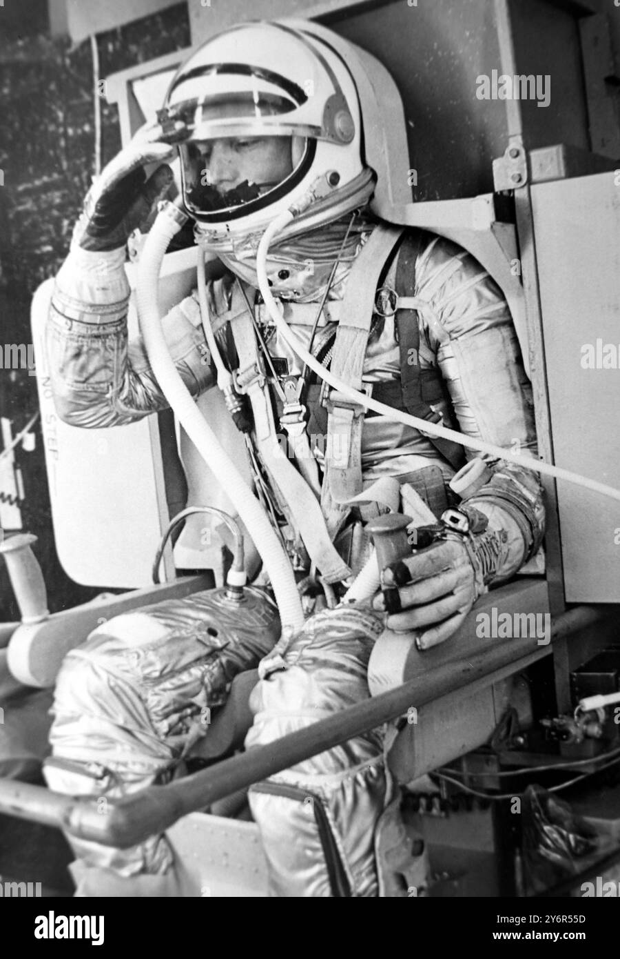Astronaut malcolm scott carpenter hi-res stock photography and images ...