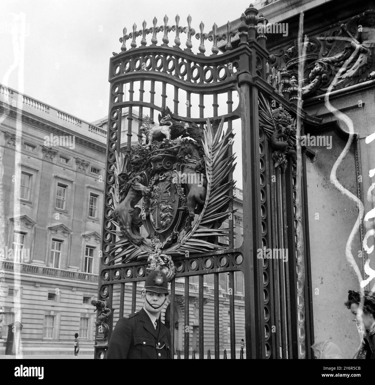 BUCKINGHAM PALACE TWO SPARROWS NEST ON THE GATES OF PAL LONDON ; 22 MAY ...
