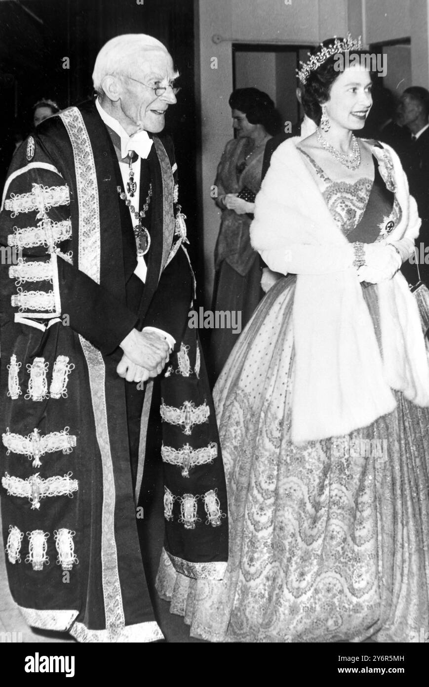 QUEEN ELIZABETH II SOCIETY MEDICINE WIMPOLE ST LONDON WITH LORD ADRIAN ...