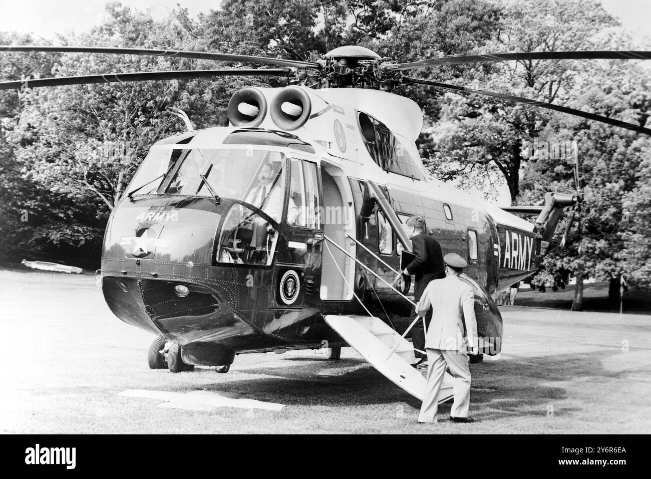 US AMERICAN PRESIDENT JOHN F KENNEDY WHITE HOUSE HELICOPTER / ; 16 MAY ...