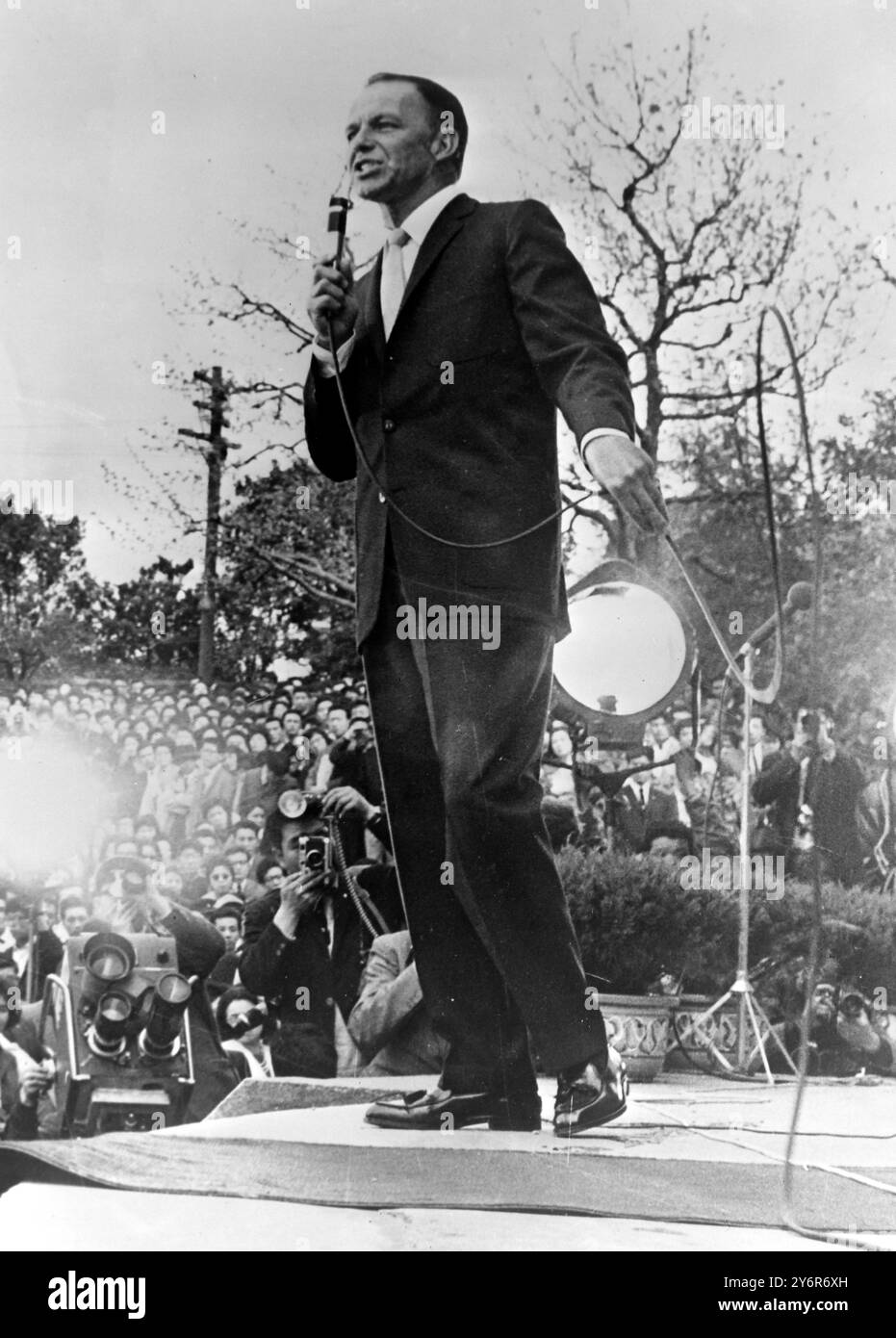 AMERICAN SINGER FRANK SINATRA ; 14 MAY 1962 Stock Photo - Alamy