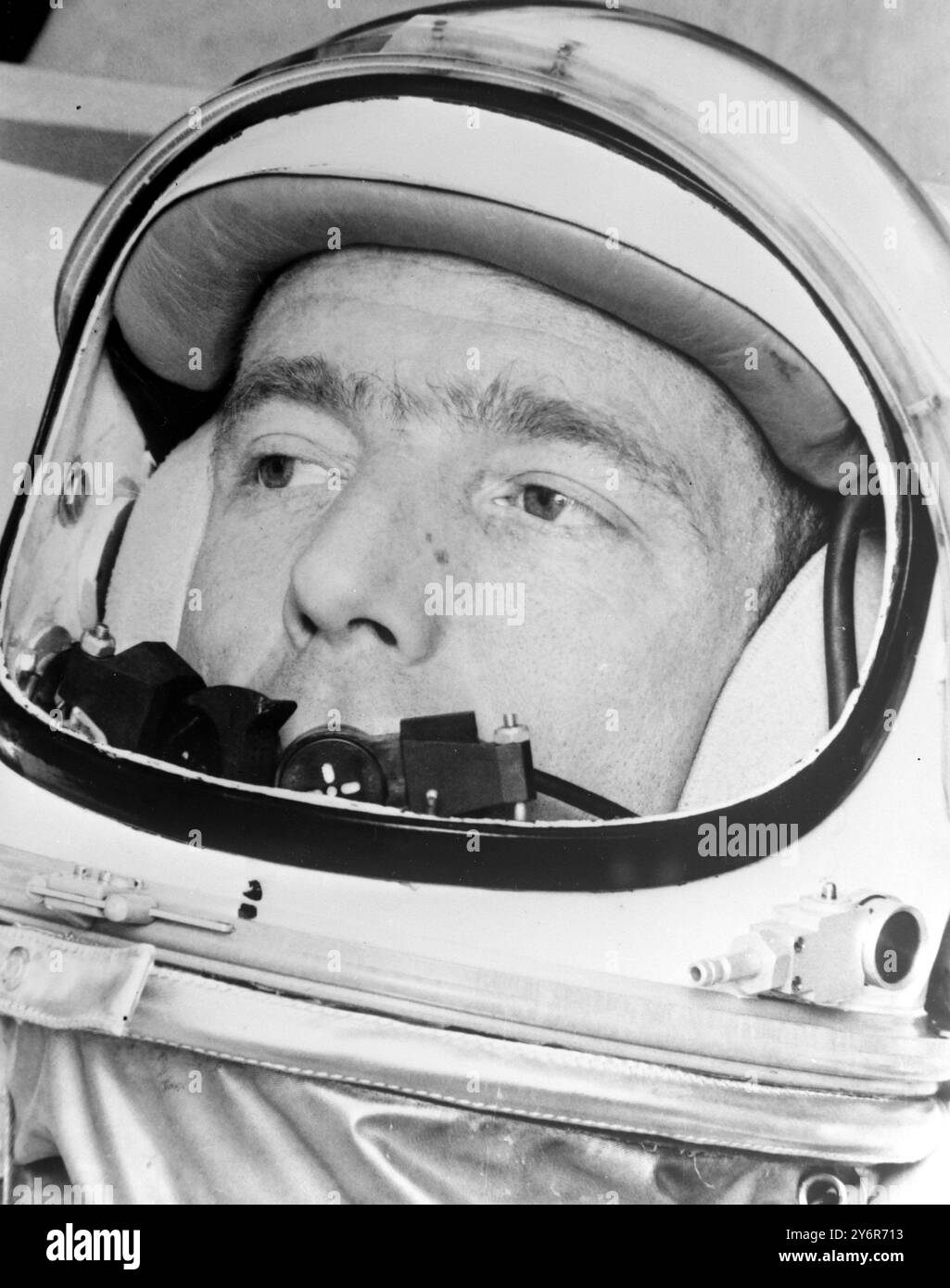 ASTRONAUT SCOTT CARPENTER PPRACTICES AT CAPE CANAVERAL SPACE CAPSULE ...