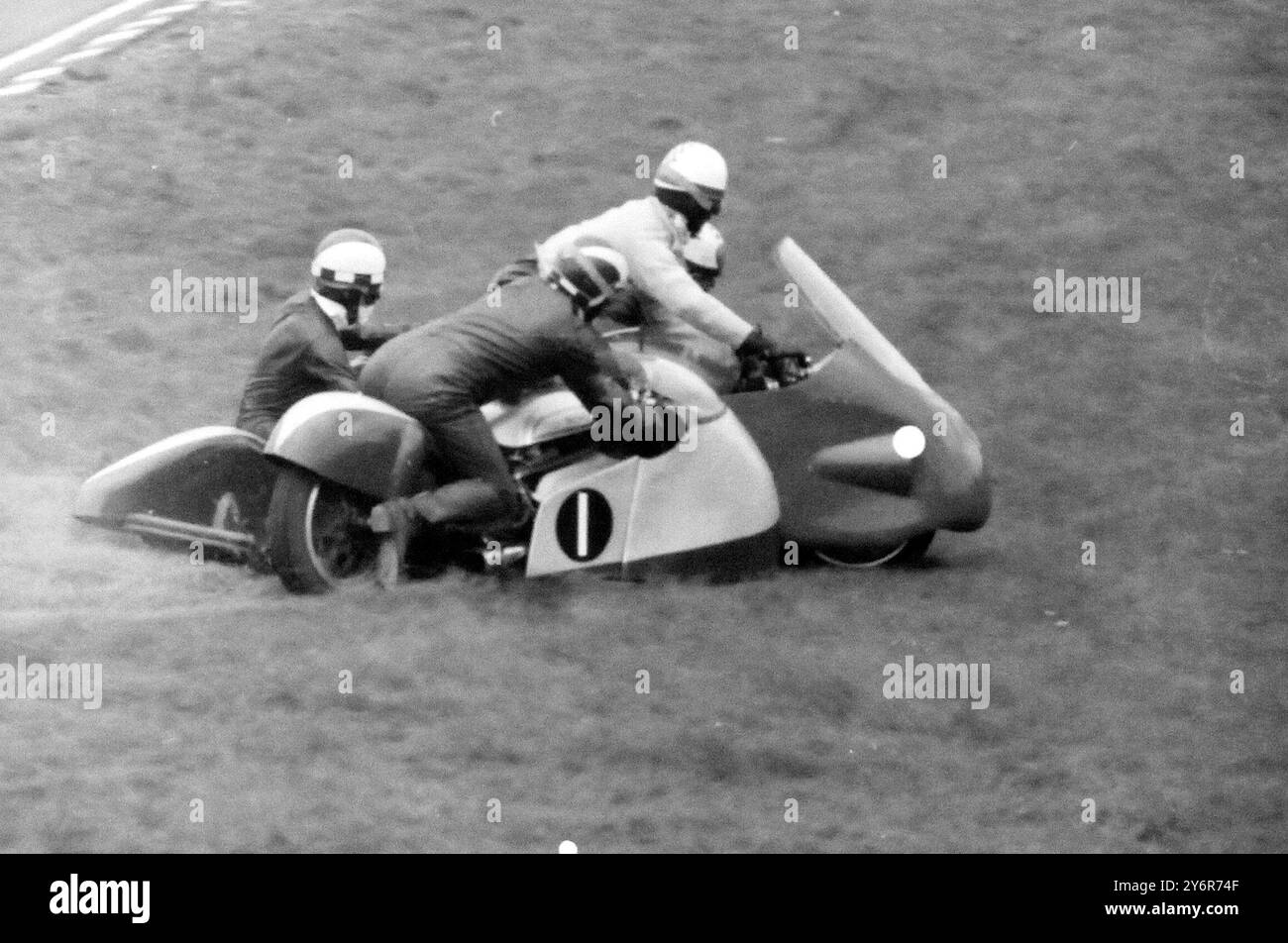 Brands hatch 1960 hi-res stock photography and images - Alamy