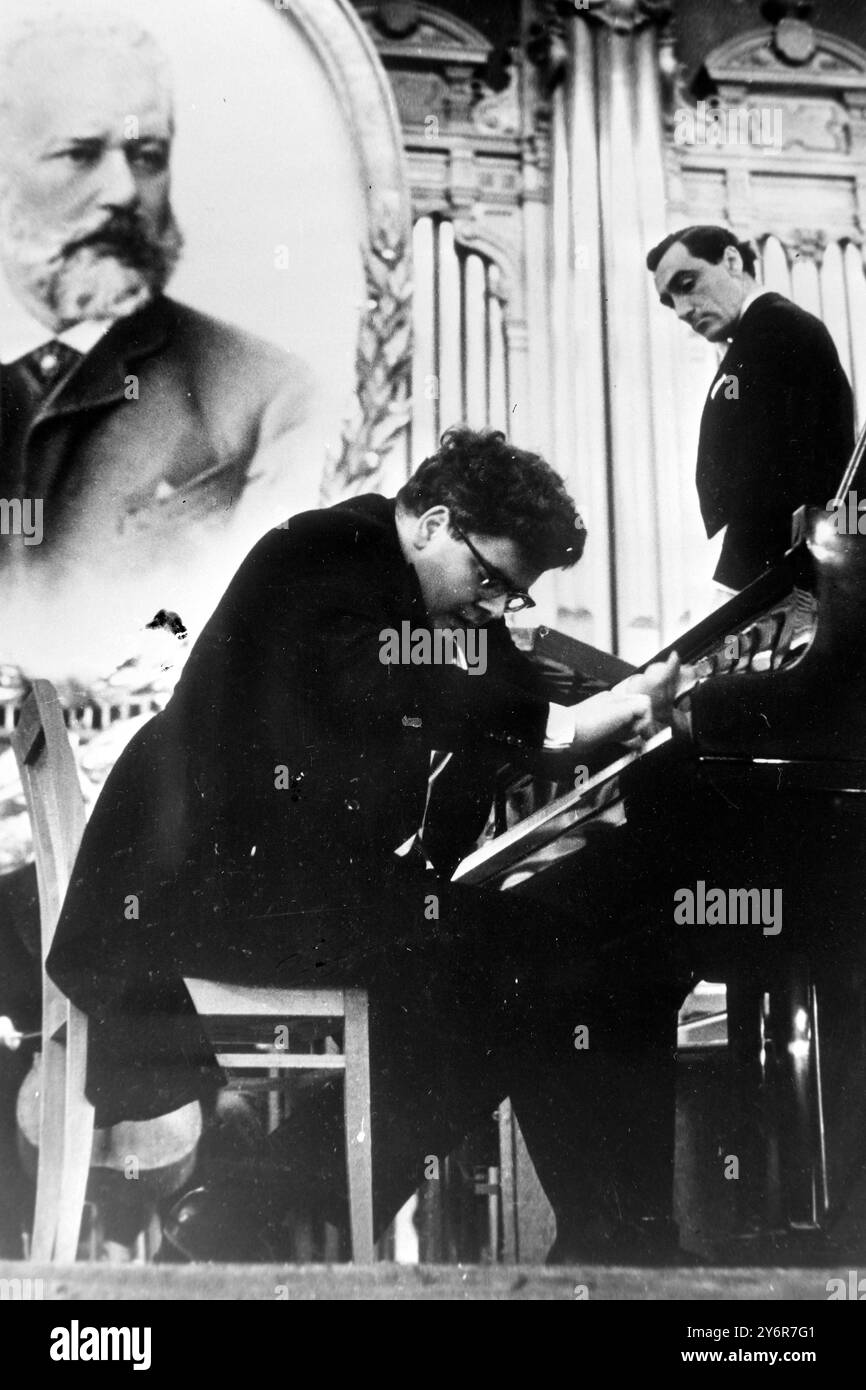 PIANIST JOHN OGDON AT TCHAIKOVSKY INTERNATIONAL COMPETITION IN MOSCOW ...