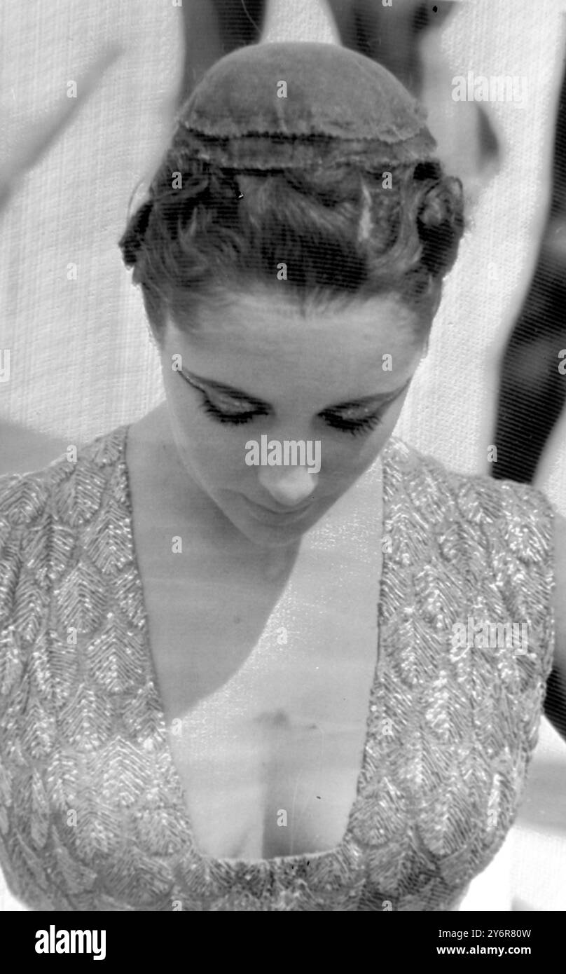 ACTRESS ELIZABETH TAYLOR ; 8 MAY 1962 Stock Photo - Alamy