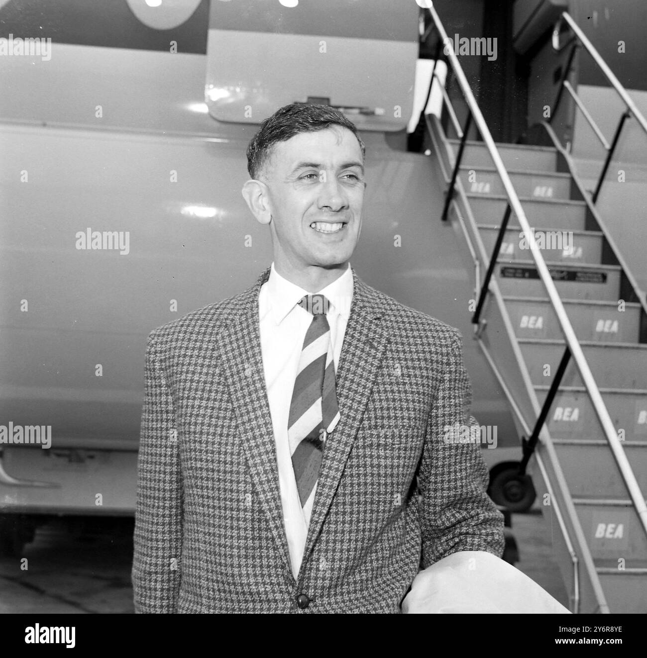 FOOTBALLER JIMMY ADAMSON ; 3 MAY 1962 Stock Photo - Alamy