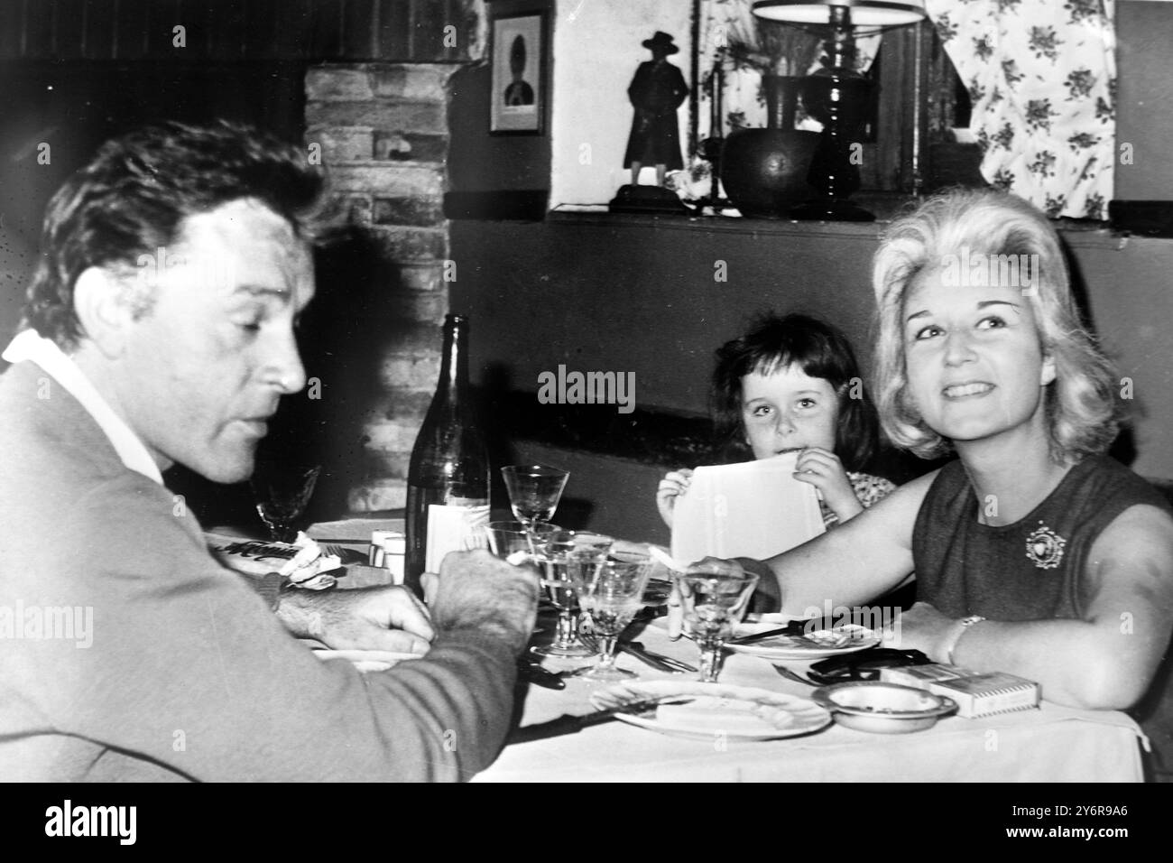 ACTOR RICHARD BURTON R LUNCHING WITH WIFE SYBIL AND DAUGHTER KATE IN ...
