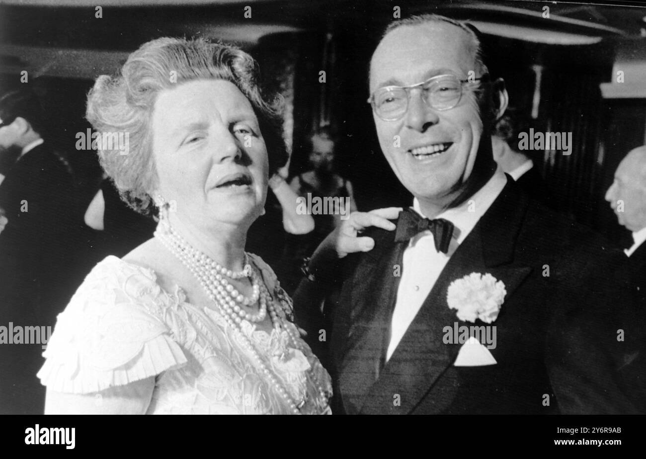 QUEEN JULIANA AND PRINCE BERNHARD AT 25TH WEDDING ANNIVERSARY IN ...