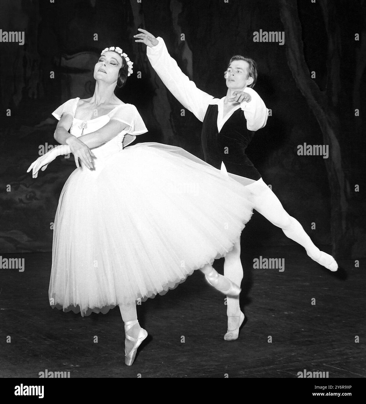 Yvette chauvire hi-res stock photography and images - Alamy
