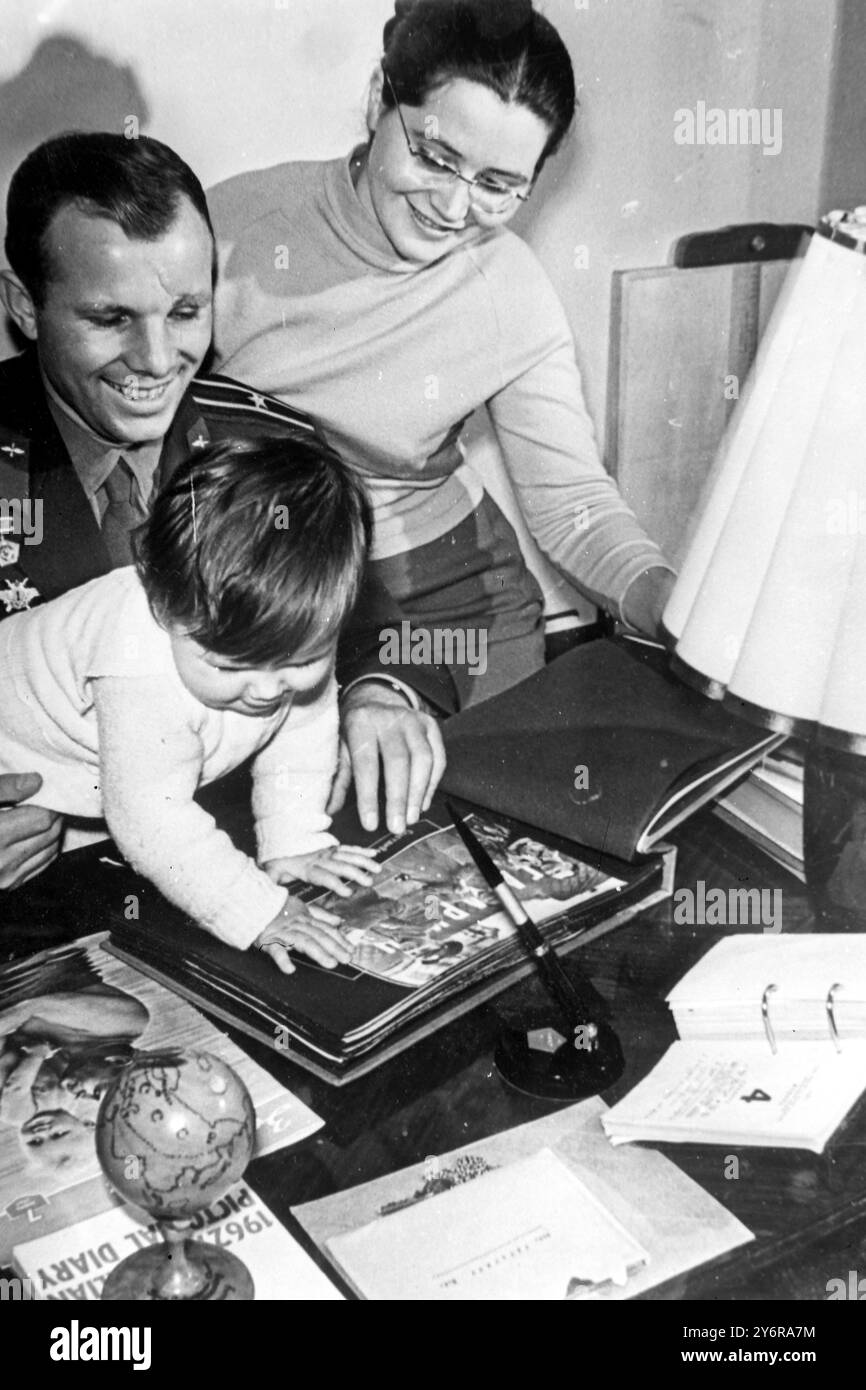 Yuri gagarin with family hi-res stock photography and images - Alamy