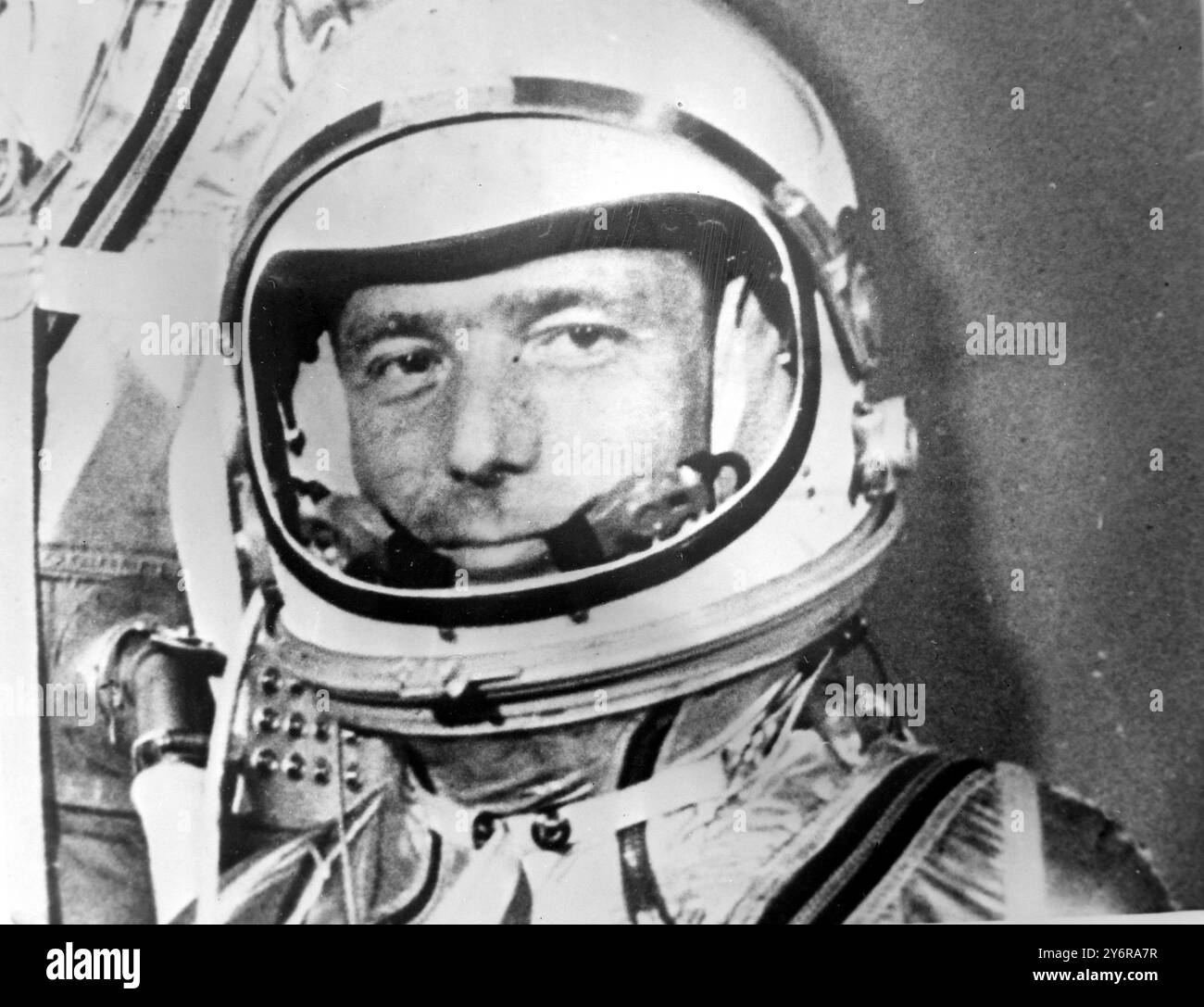 AMERICAN ASTRONAUT - SCOTT CARPENTER WEARING HELMET ; 28 APRIL 1962 ...