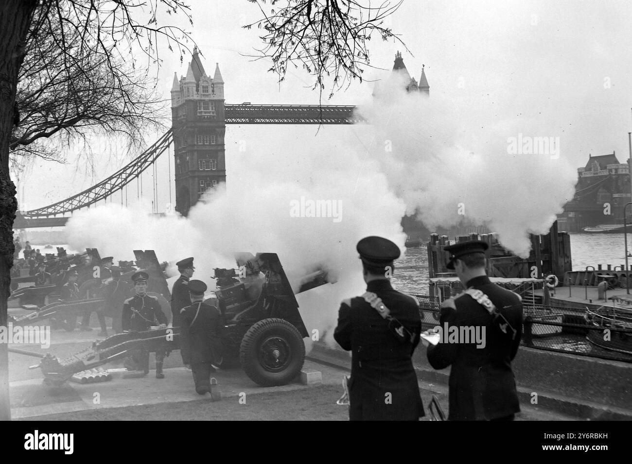 Queens birthday gun salute at tower hi-res stock photography and images ...