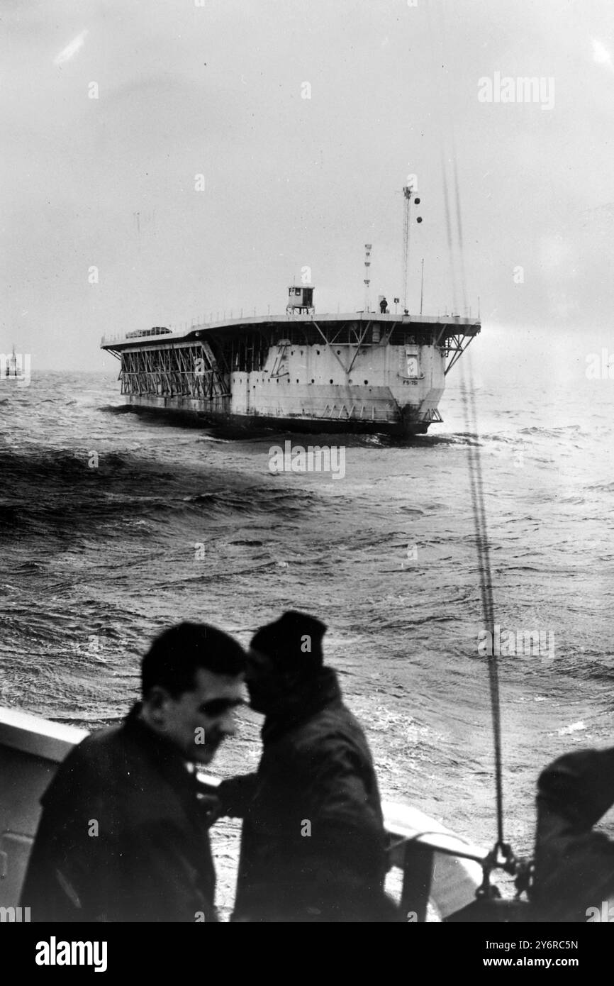 Rocks ships Black and White Stock Photos & Images - Alamy